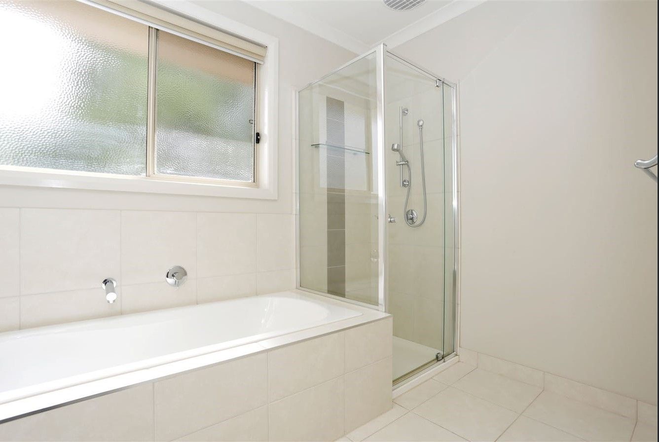 3/2 Mareeba Court, Glen Waverley, VIC 3150 - Townhouse for Rent - Ray ...