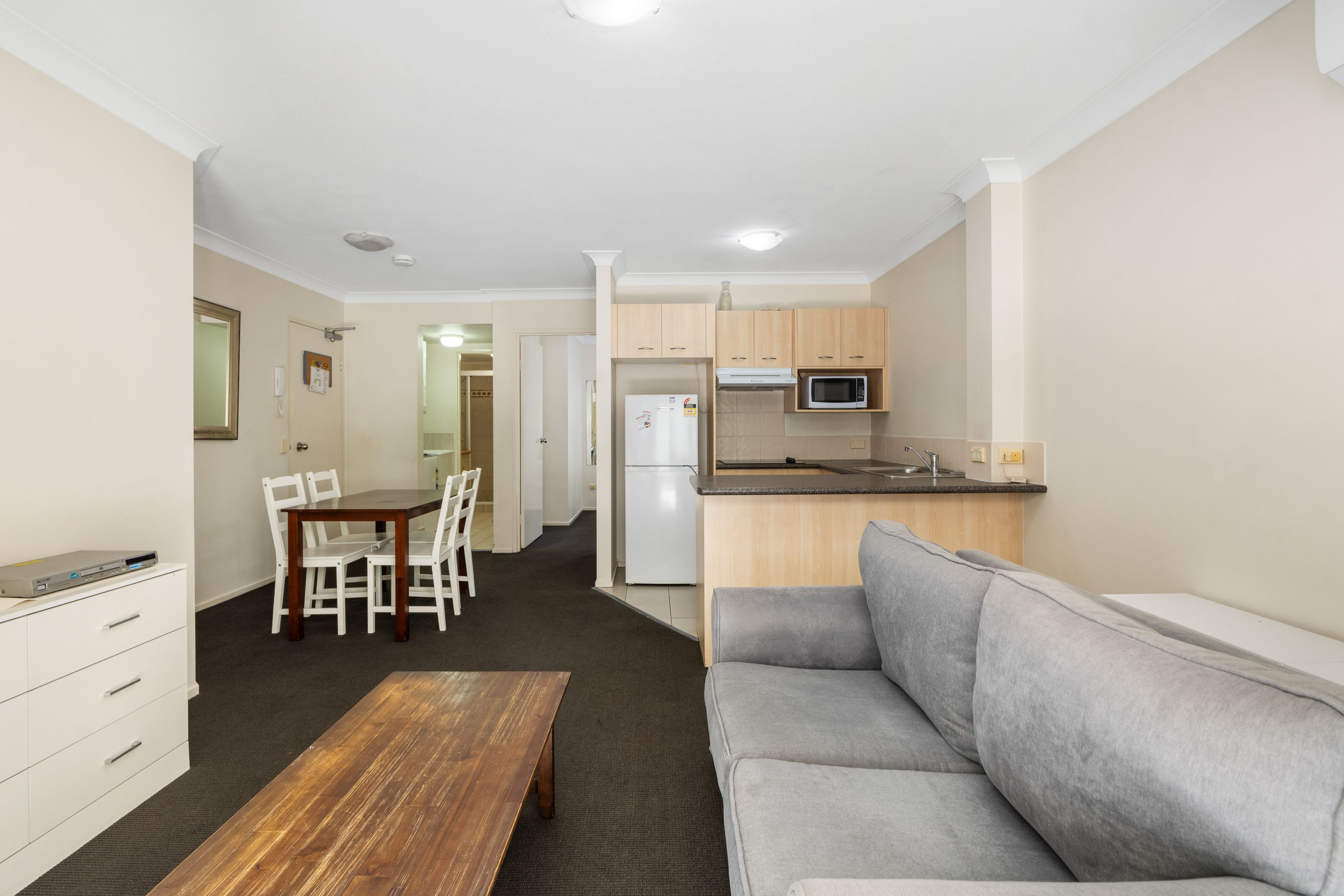7/9-13 Margaret Avenue, Broadbeach, QLD 4218 - Sold Apartment - Ray ...