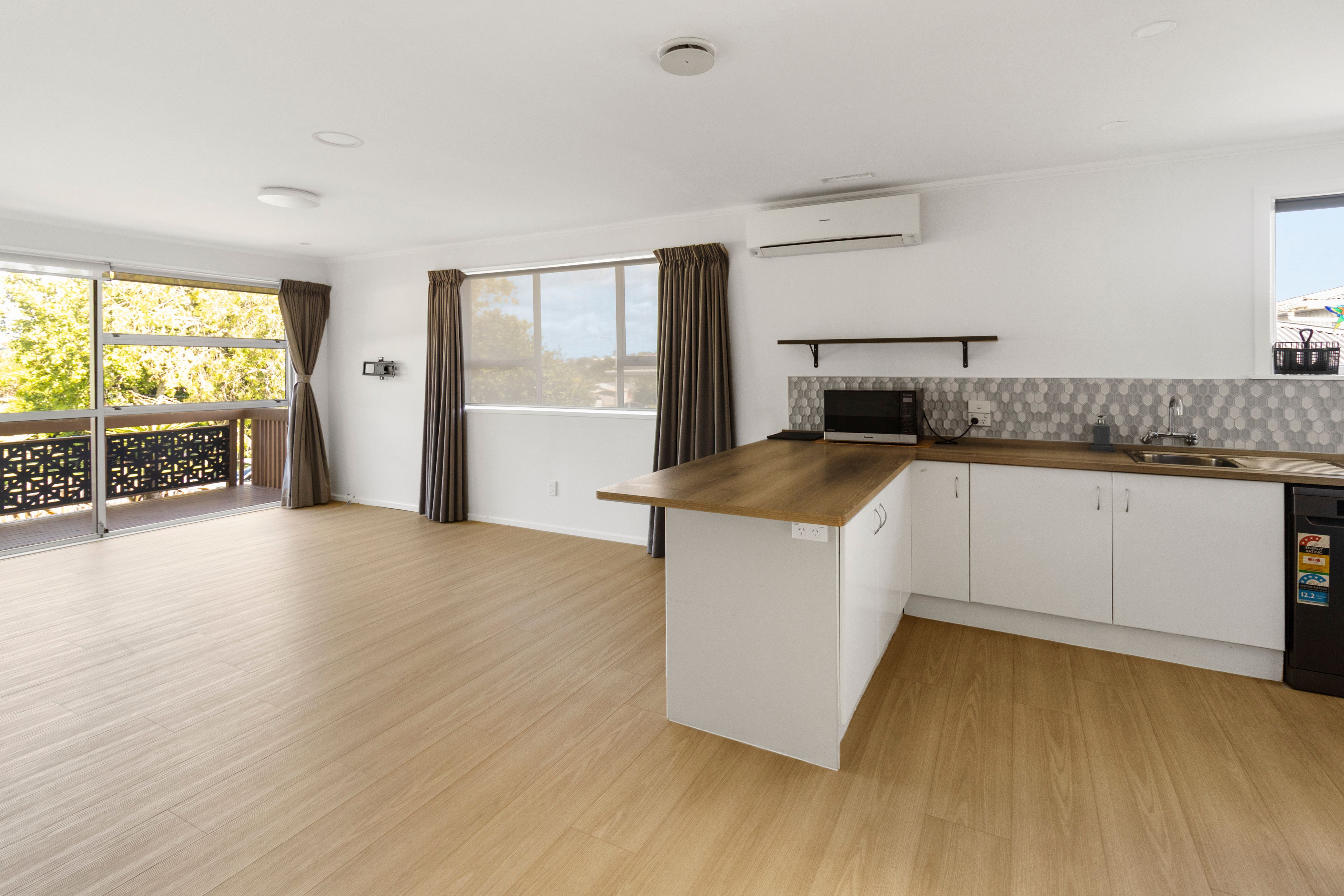 217 Halsey Drive, Lynfield, Auckland City 1042 - Leased House - Ray ...