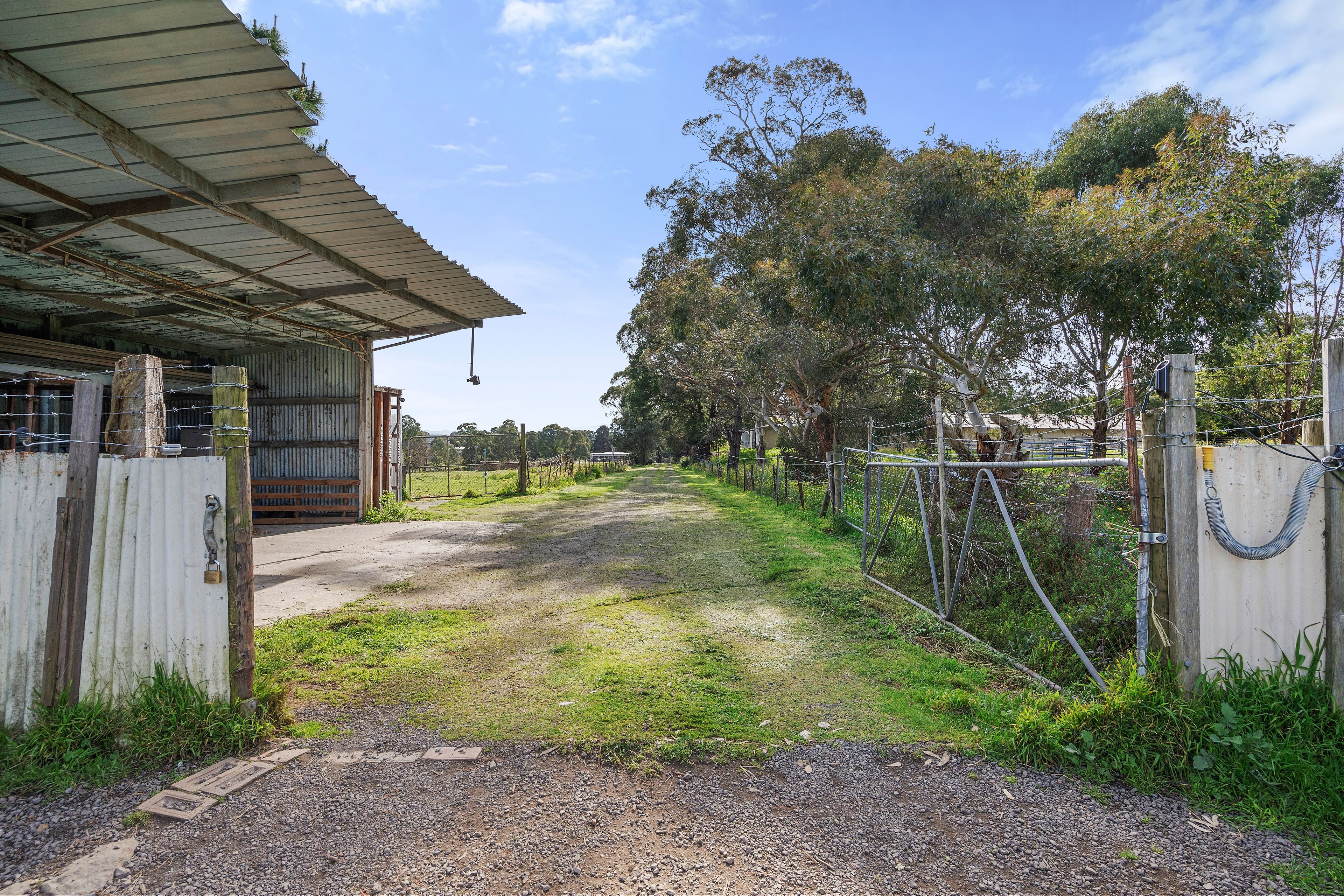 81-87 North Oatlands Road, Yarrambat, VIC 3091 - Sold House - Ray White ...
