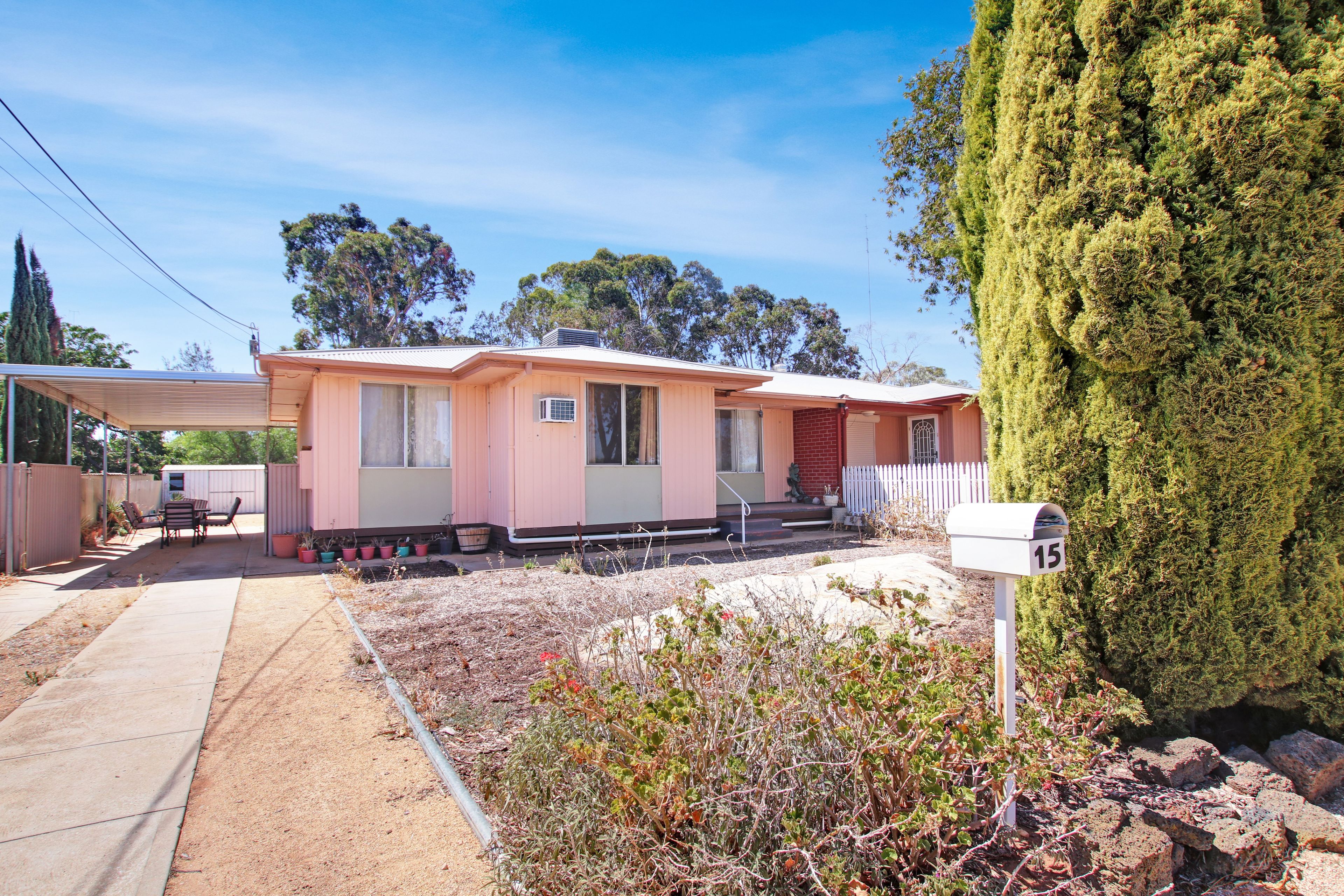 15 McCutcheon Street, Waikerie, SA 5330 - Sold DuplexSemi-detached ...