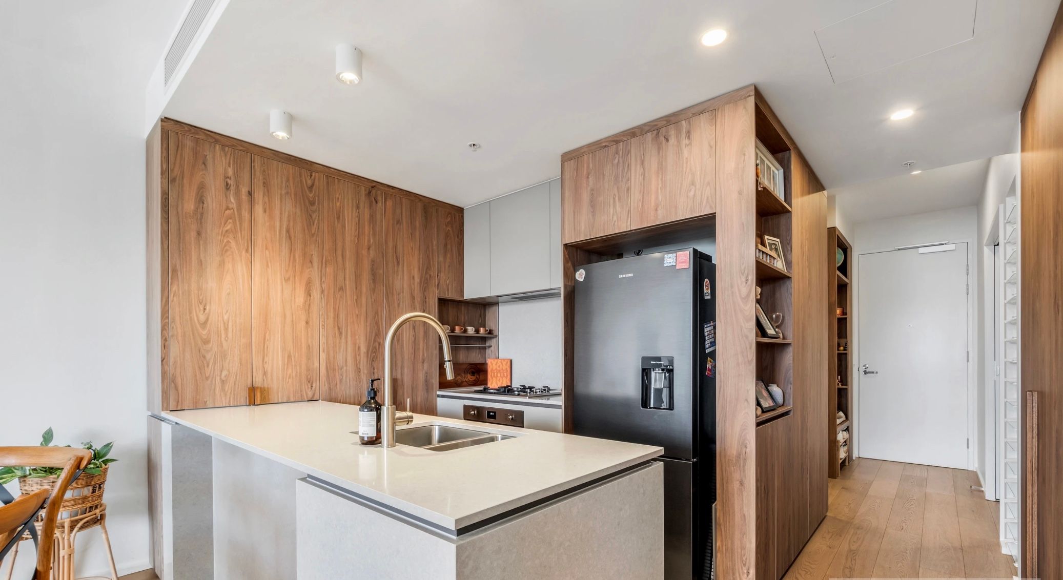 30204/9 Pidgeon Close, West End, QLD 4101 - Unit for Rent - Ray White ...