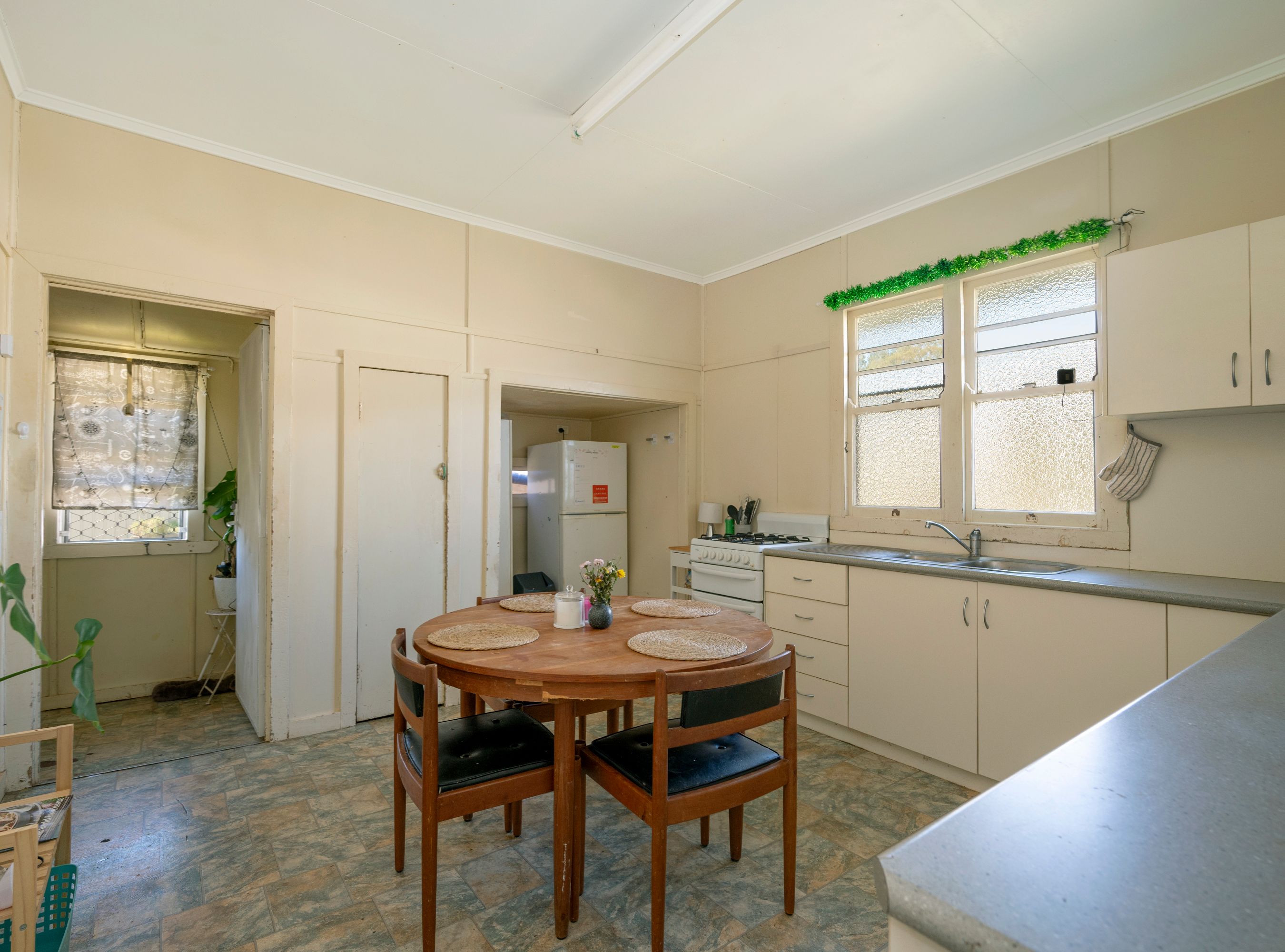 8 Llewellyn Street, Centenary Heights, QLD 4350 - Sold House - Ray ...