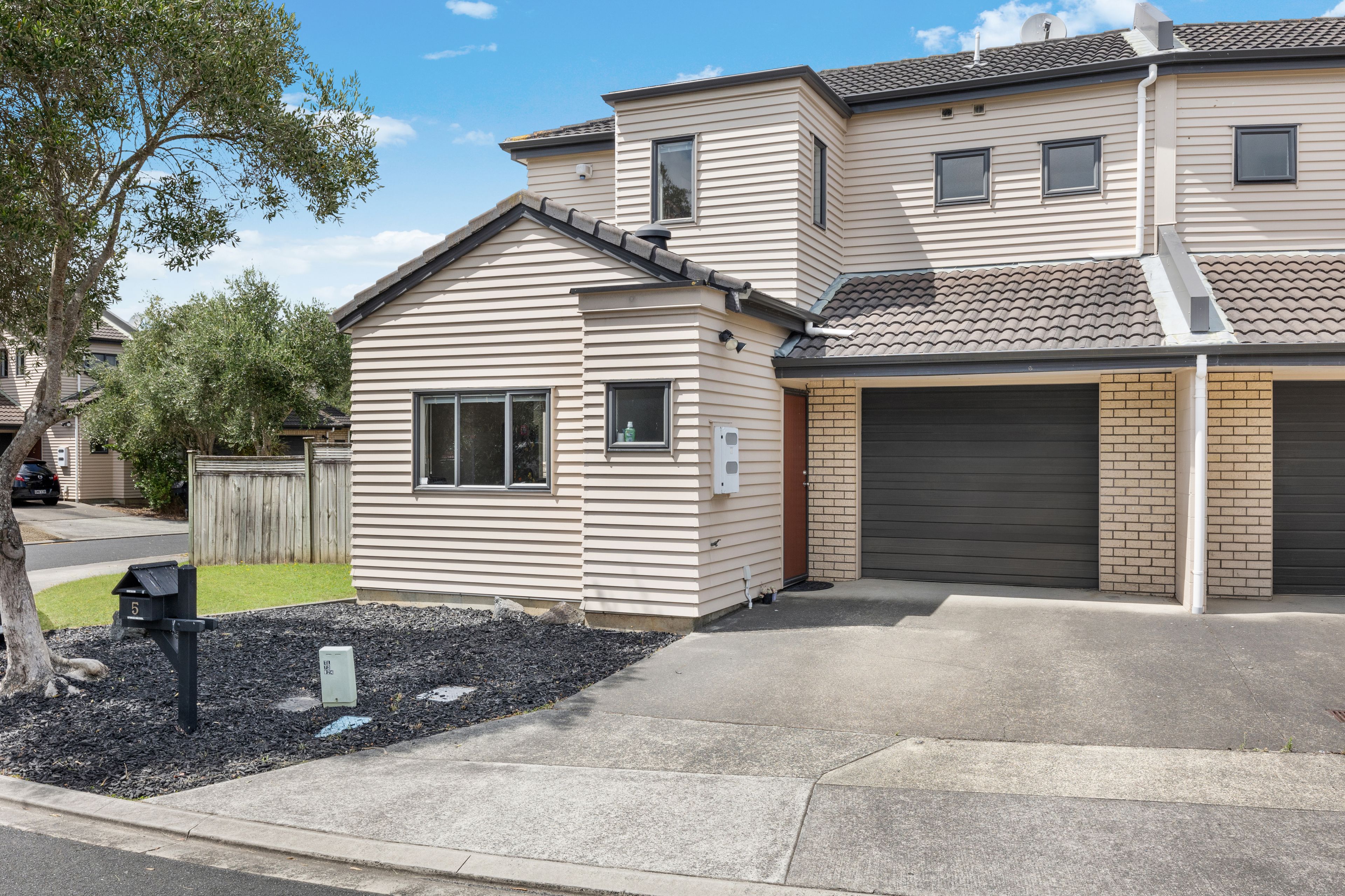 5 Skip Lane, East Tamaki, Manukau City 2013 - Sold House - Ray White ...