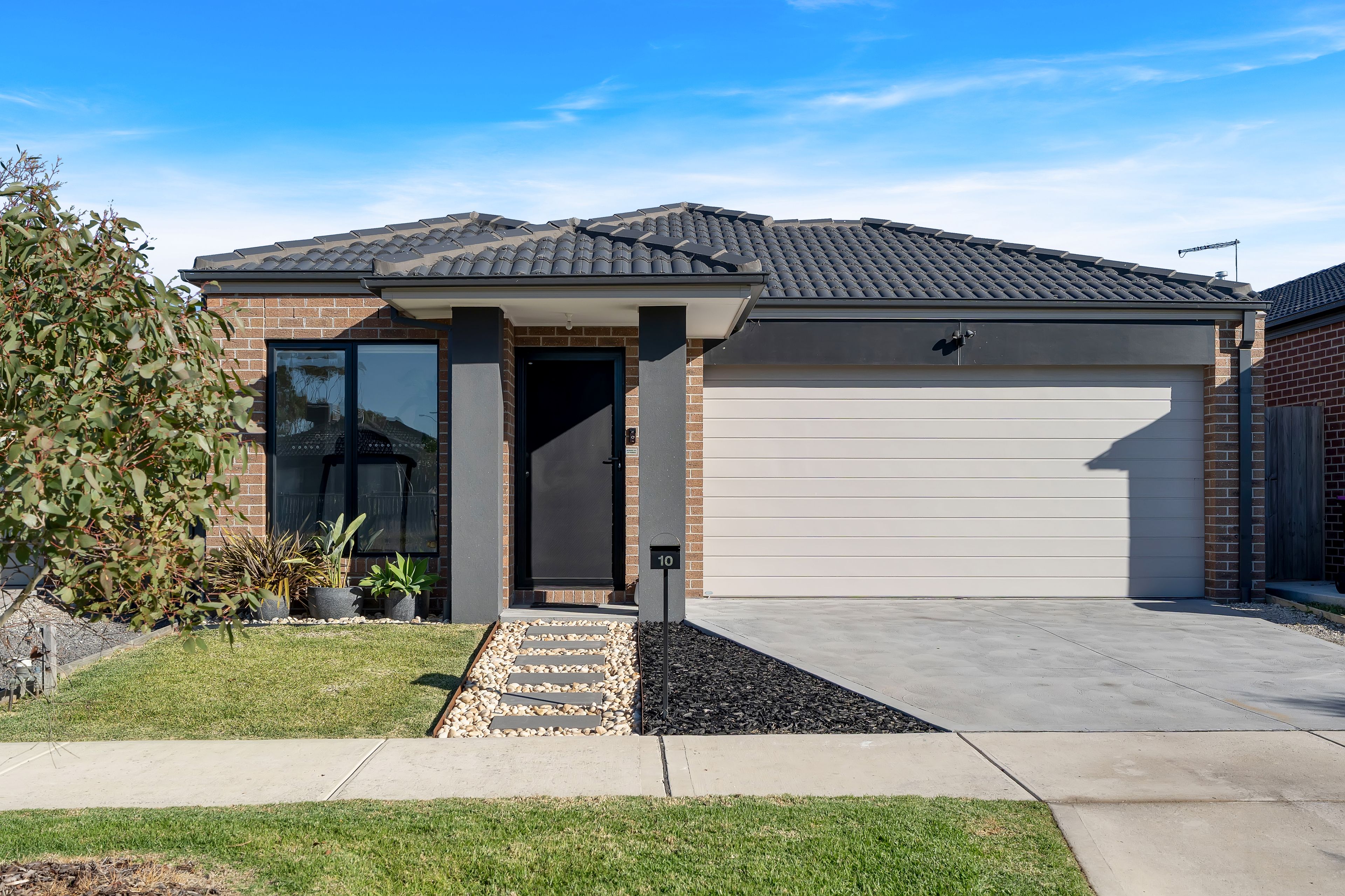 10 Batman Crescent, Wallan, VIC 3756 - Leased House - Ray White Craigieburn