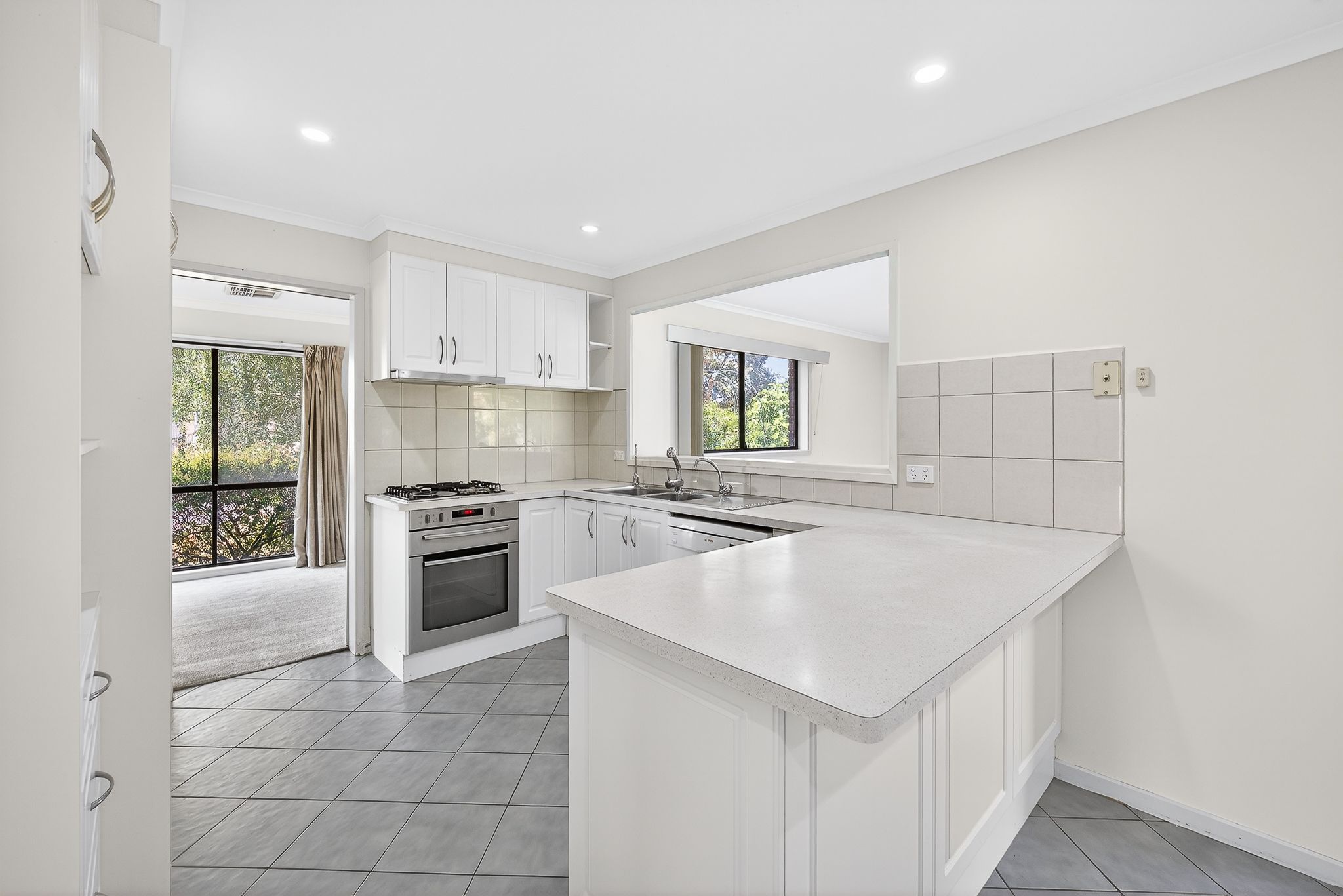 18 Amber Crescent, Narre Warren, VIC 3805 - House for Rent - Ray White ...