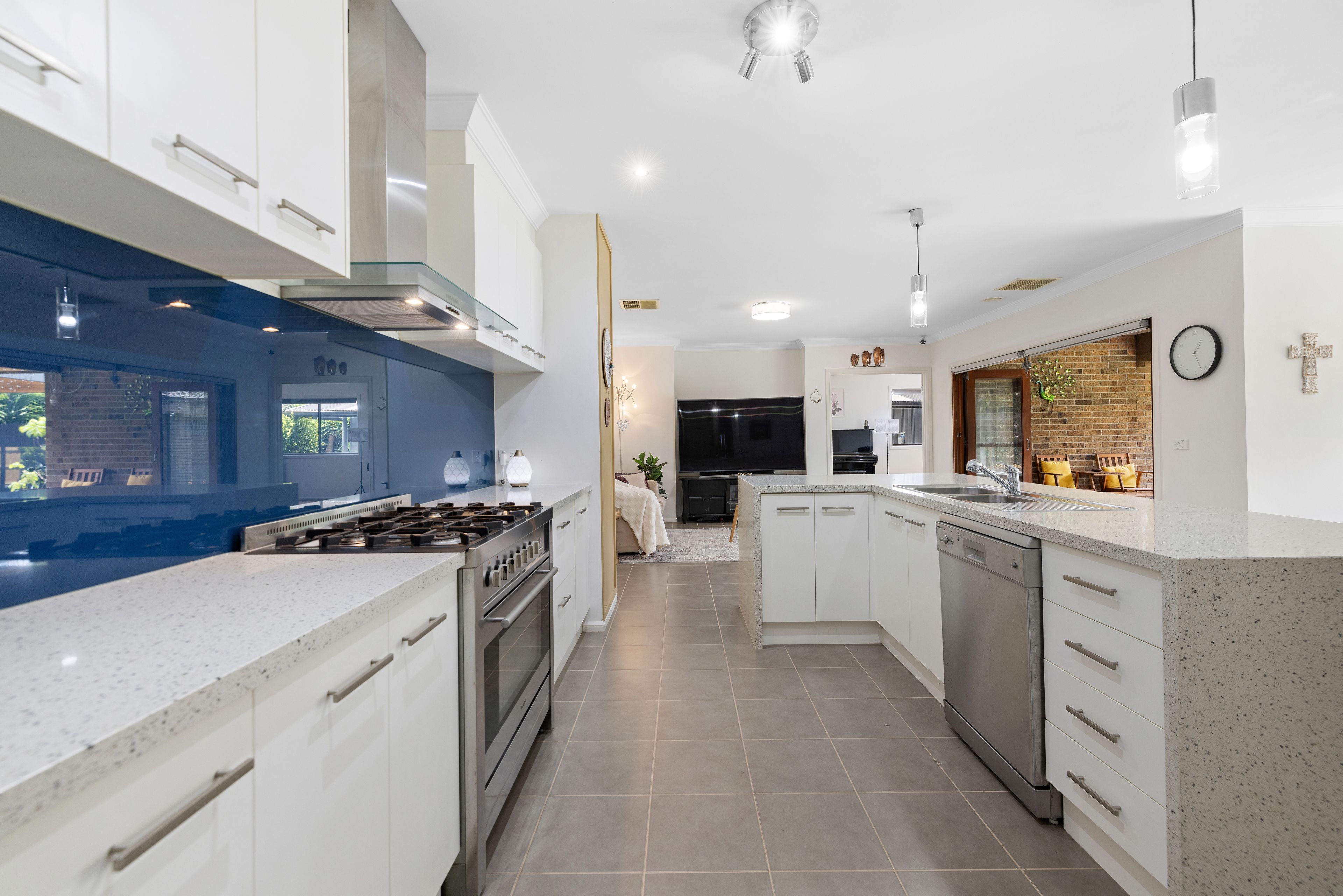 15 Lloyd Street, Knoxfield, VIC 3180 - Sold House - Ray White Wantirna