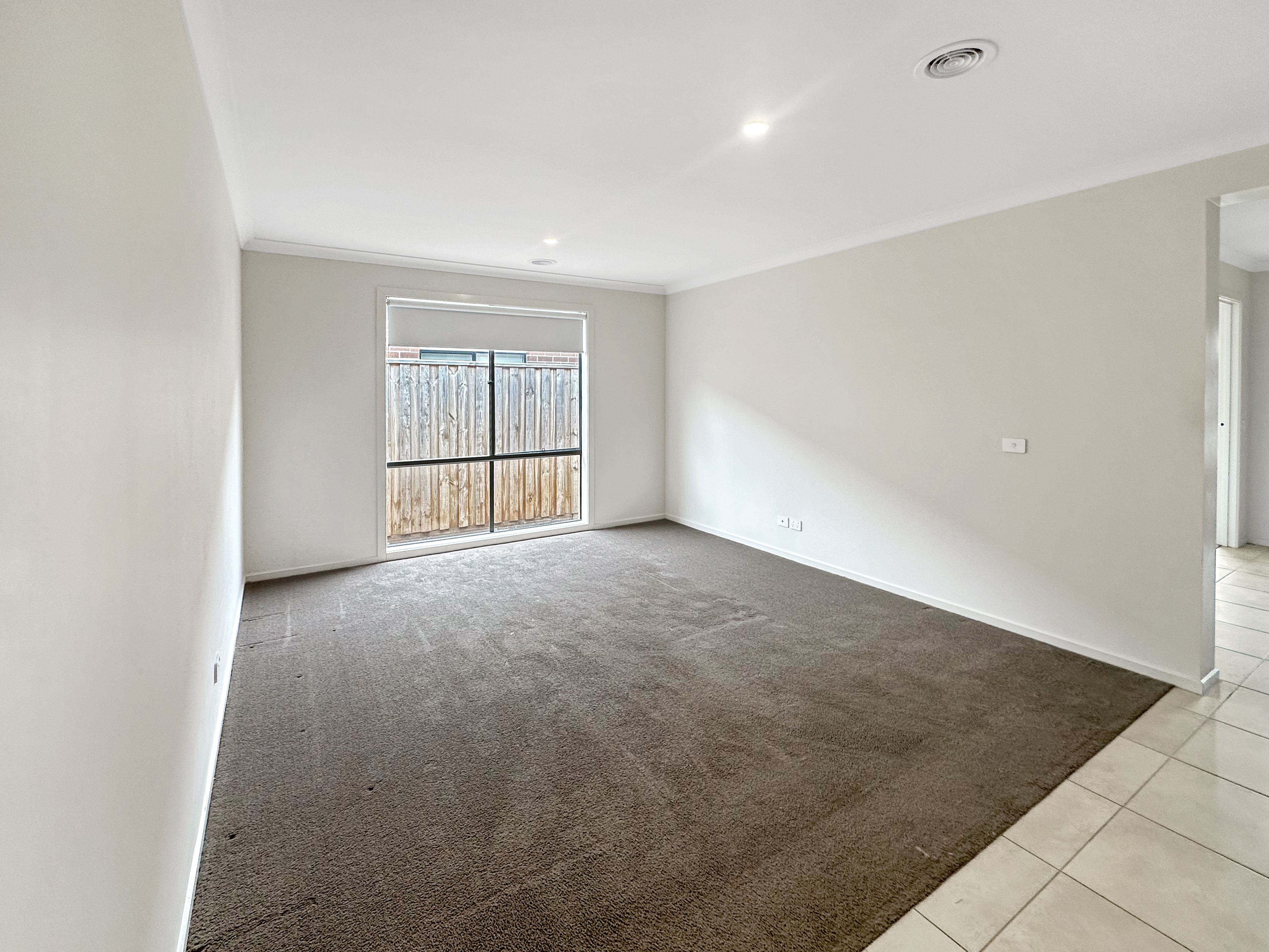 27 Spectrum Crescent, Clyde North, VIC 3978 - House for Rent - Ray ...