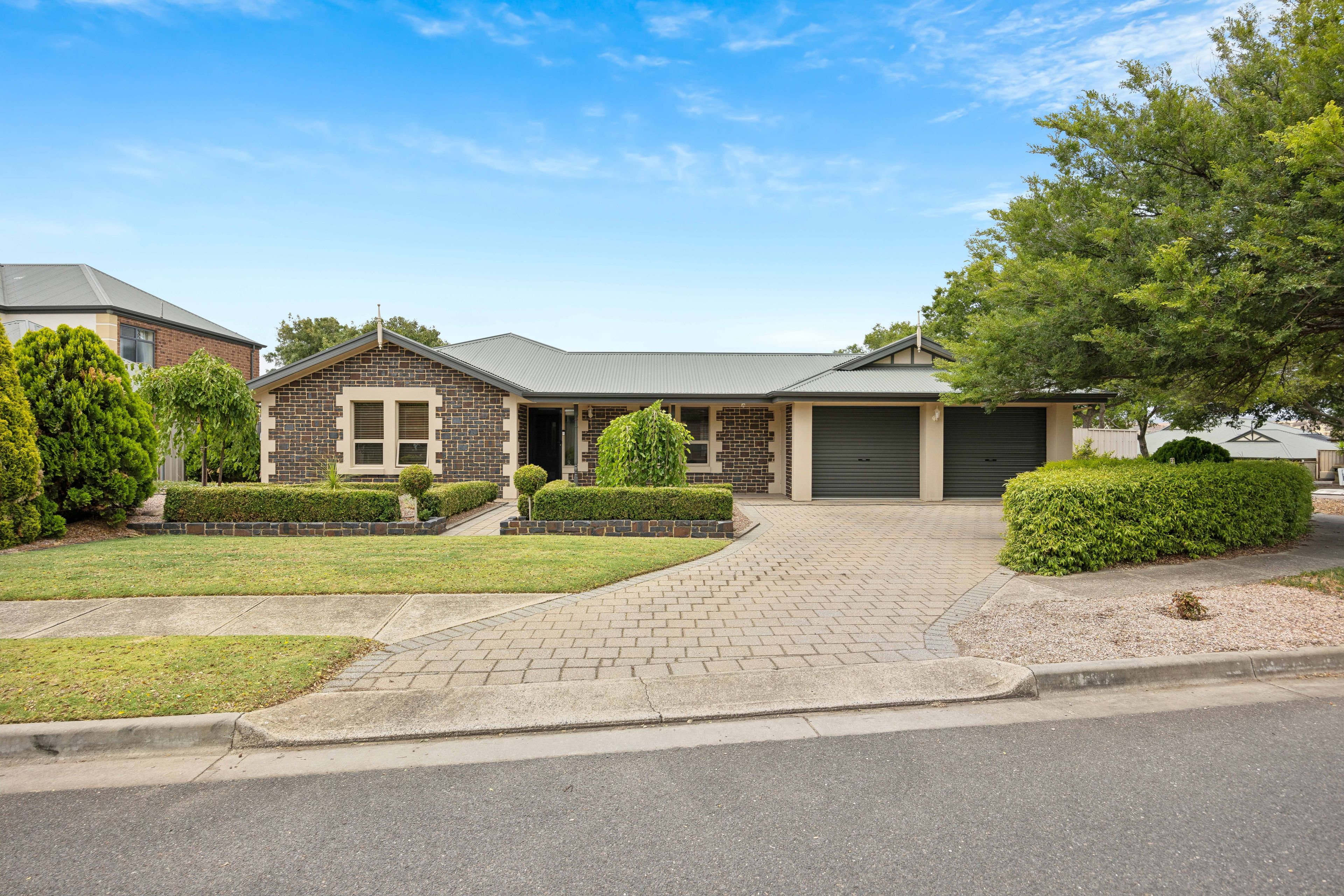39 Freebairn Drive, Hallett Cove, SA 5158 - Sold House - Ray White ...