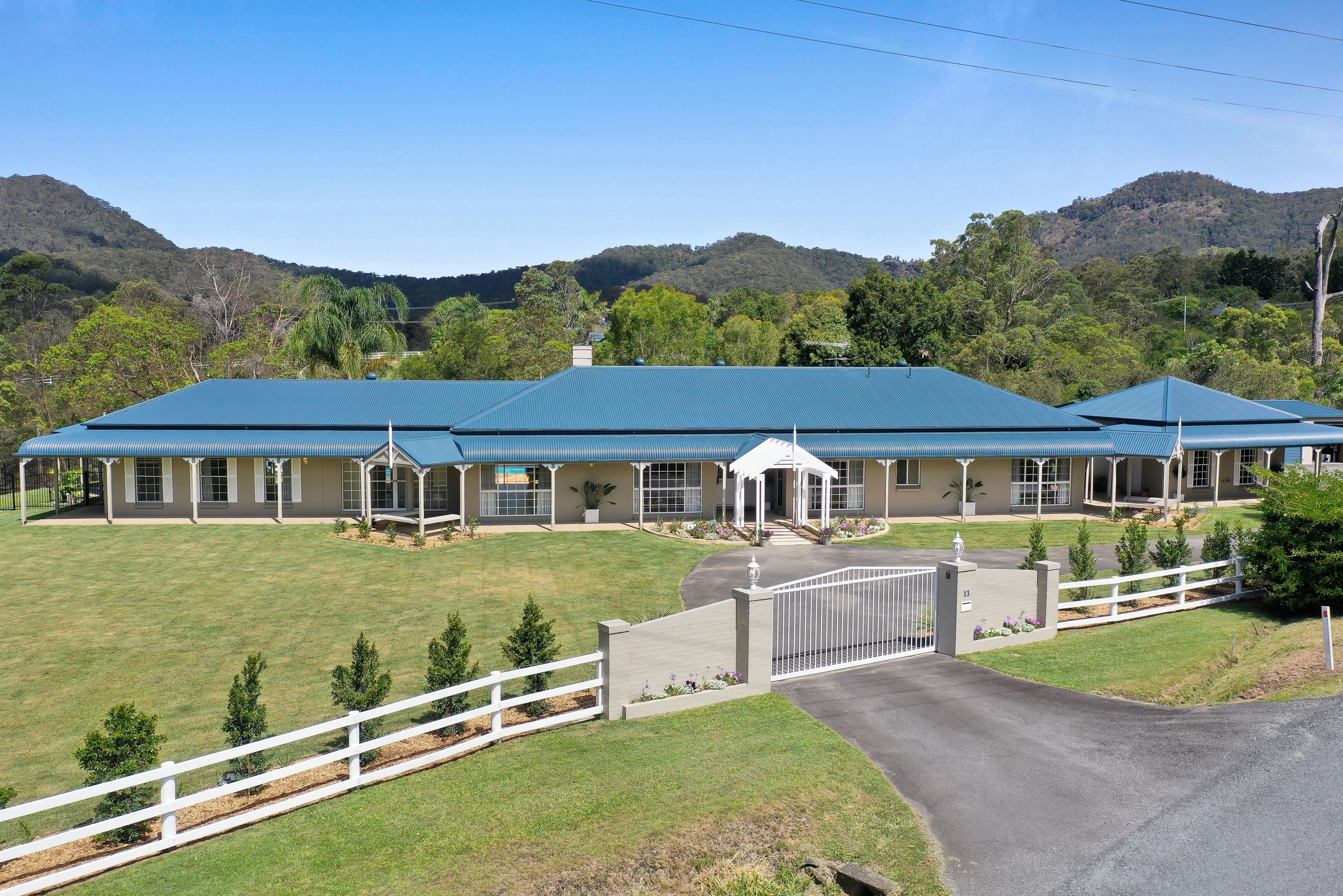 11 Garlinge Court, Bonogin, QLD 4213 - Sold House - Ray White Robina