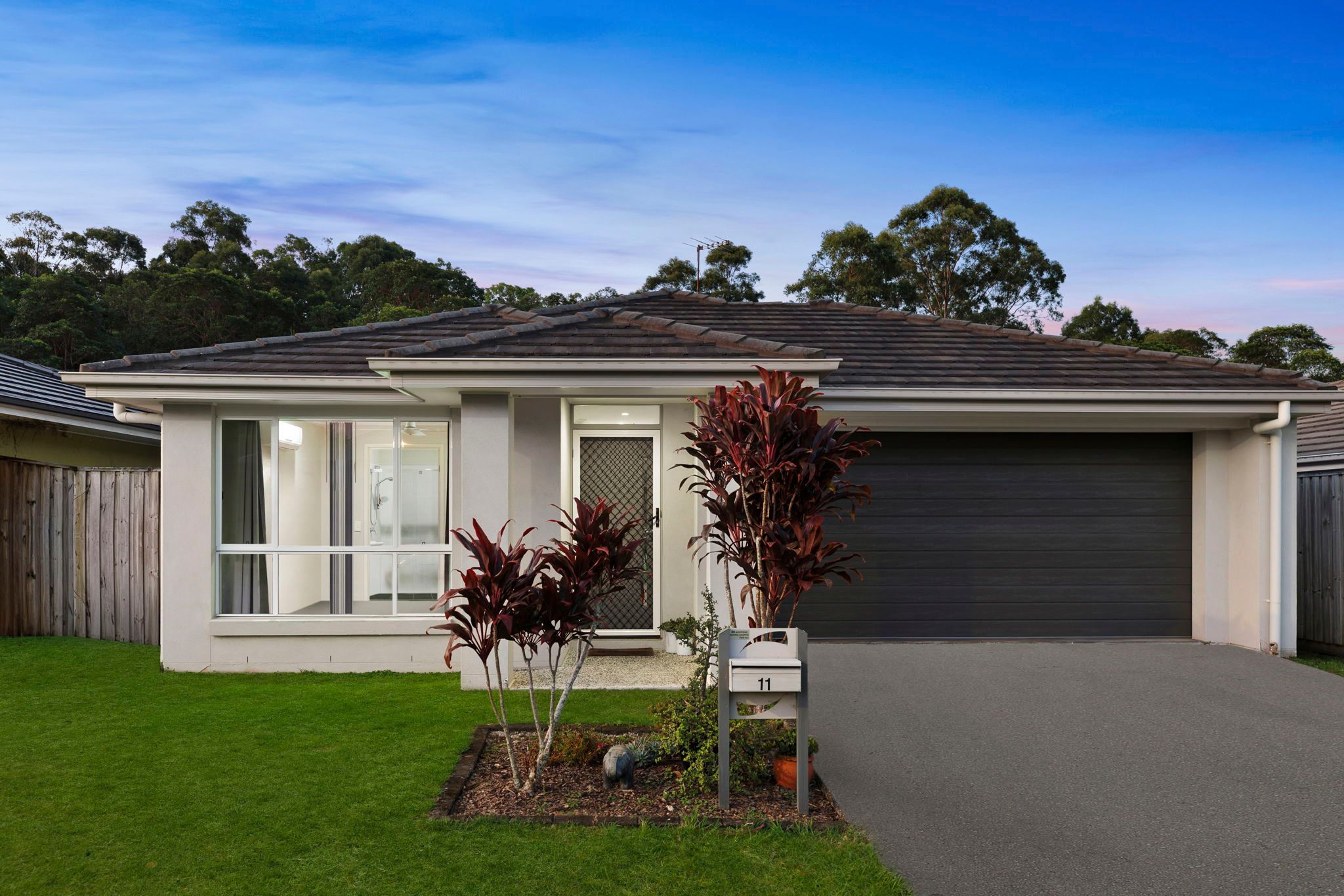 11 Paradise Place, Upper Kedron, QLD 4055 - Sold House - Ray White ...