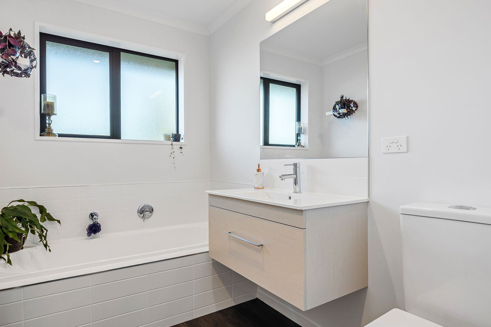 33 Lock Crescent, Kaiapoi, Waimakariri District 7630 - House for Sale ...