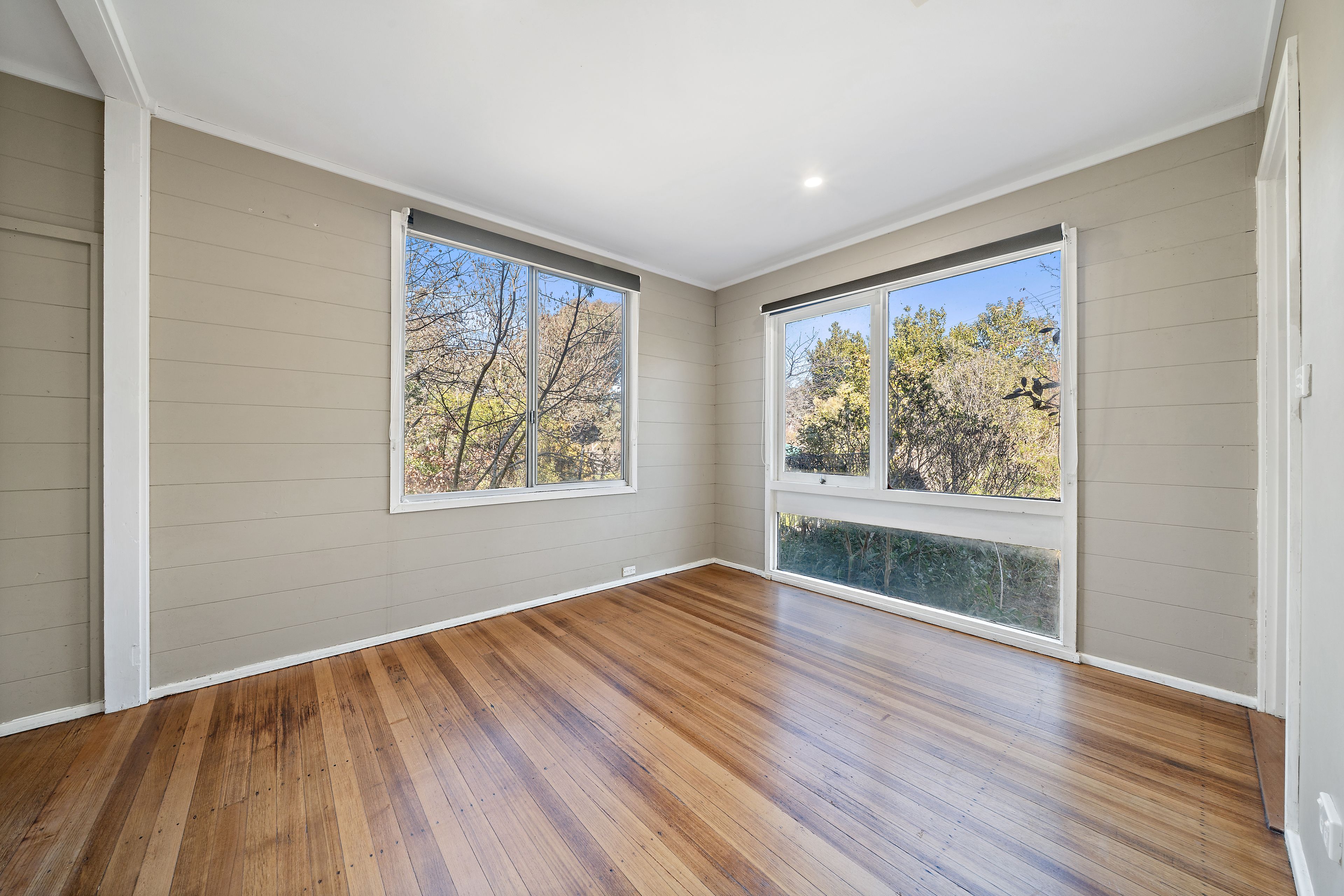 11 Castlereagh Crescent, Macquarie, ACT 2614 - Sold House - Ray White ...