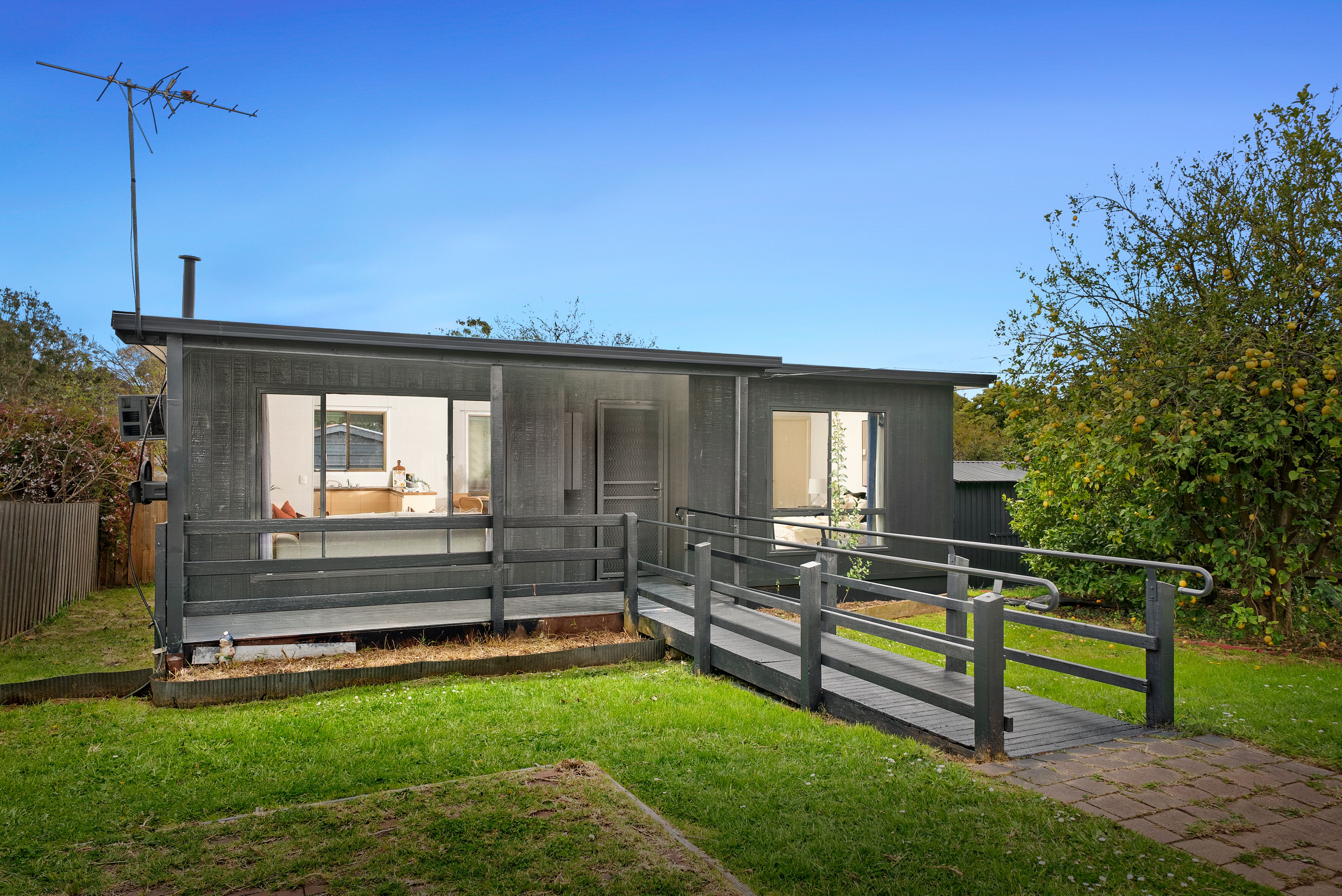 2/46 Blackwood Park Road, Ferntree Gully, VIC 3156 - Leased Unit - Ray ...