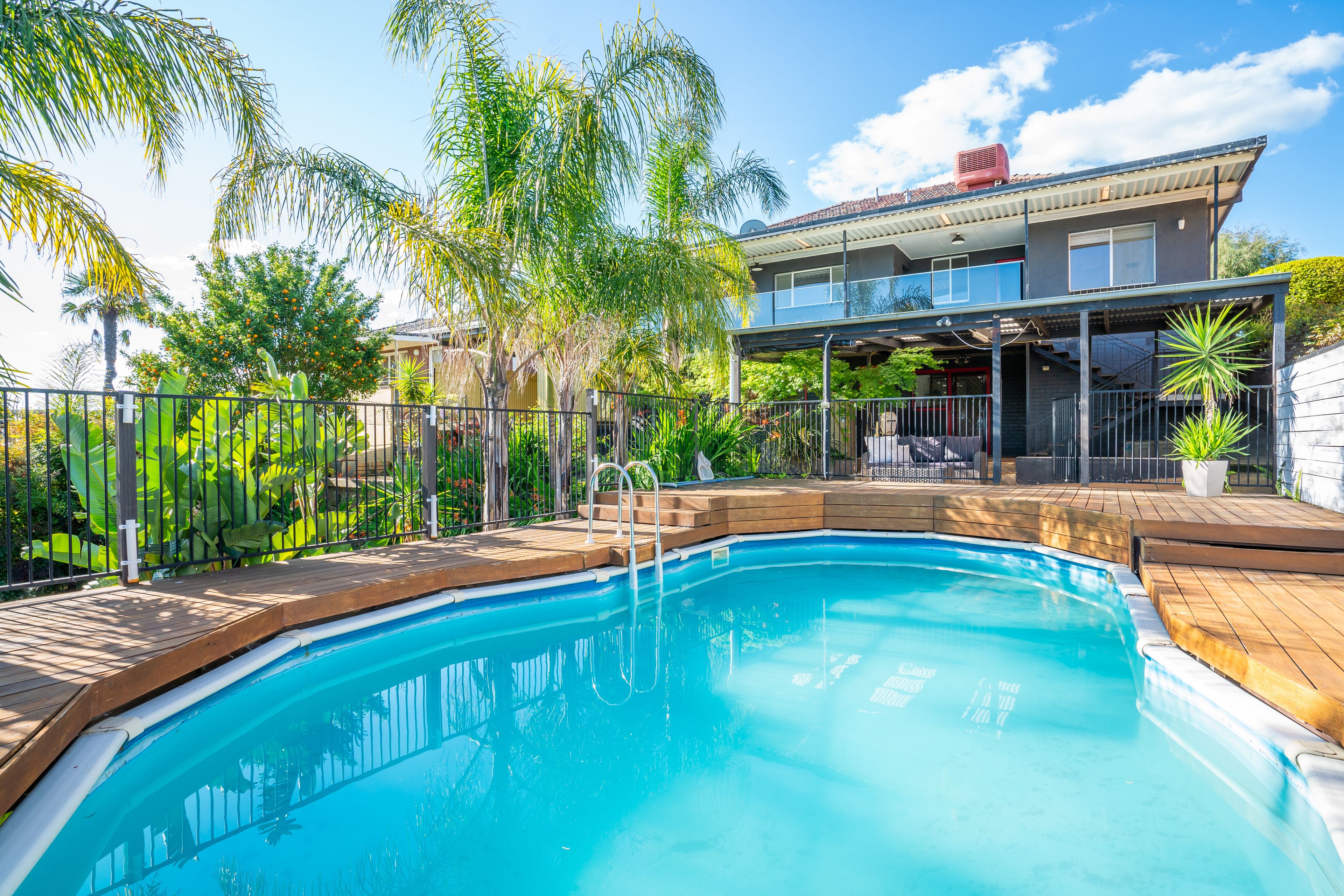 305 Highview Crescent, Lavington, NSW 2641 - Sold House - Ray White ...