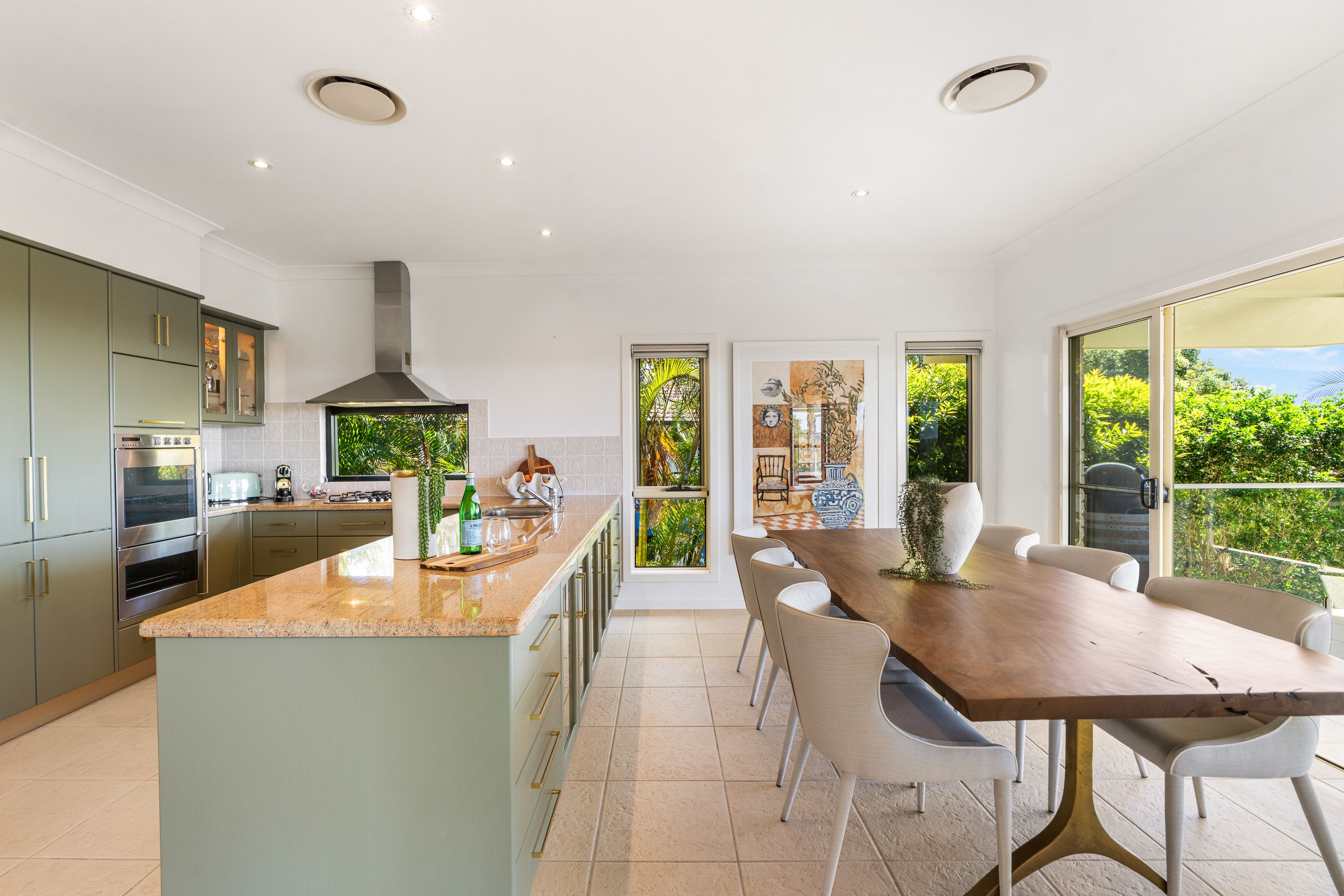 35 Old Ferry Road, Banora Point, NSW 2486 - Sold House - Ray White ...