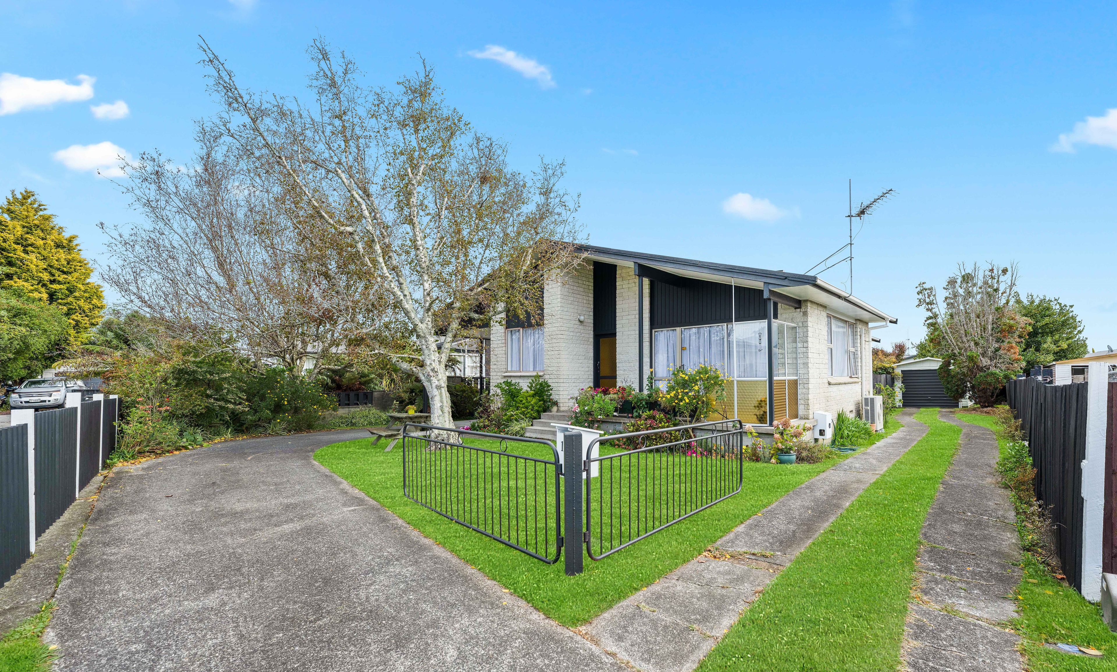13 Marion Place, Deanwell, Hamilton City 3206 - Sold House - Ray White ...