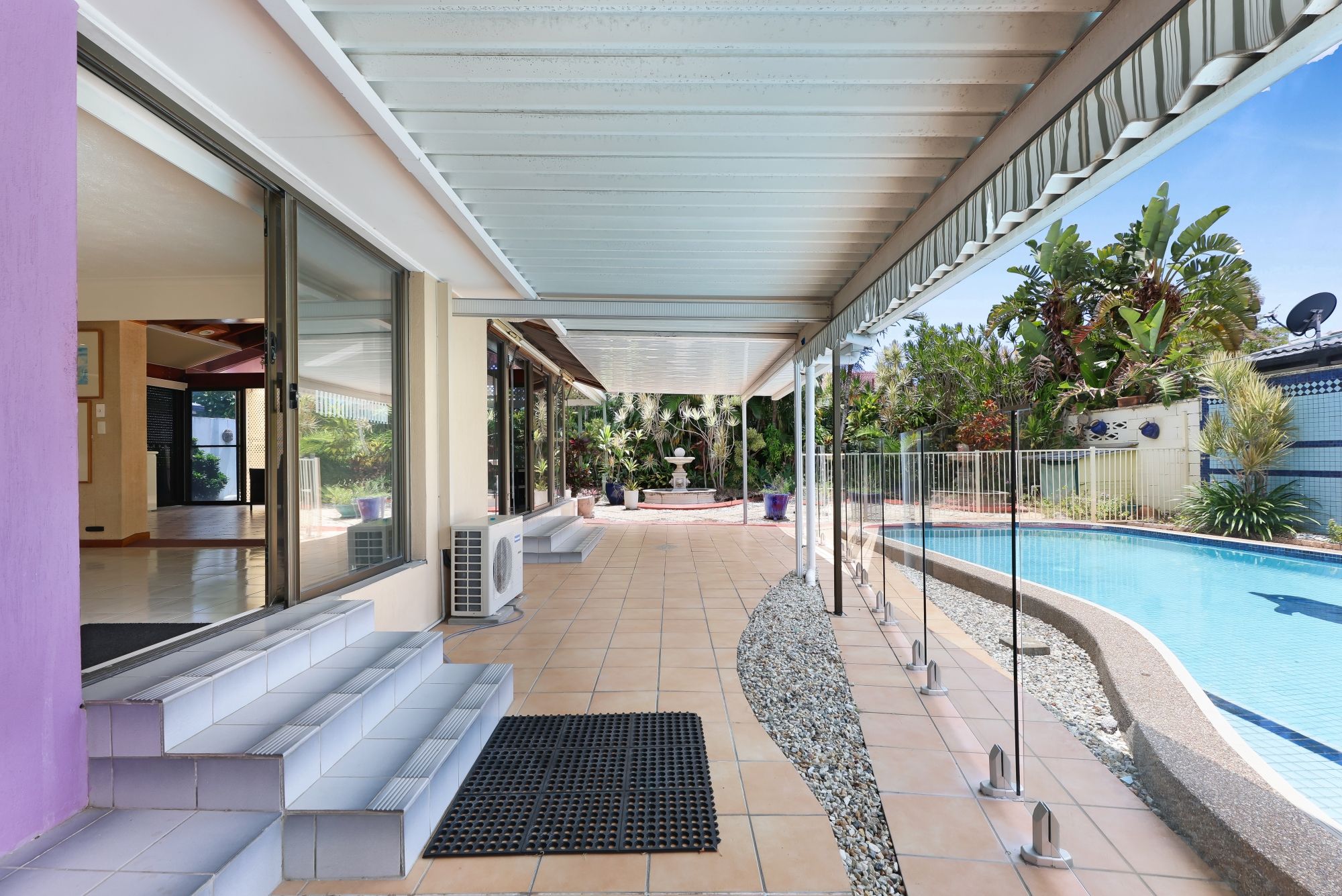 21 Arcadia Drive, Mermaid Waters, QLD 4218 - Sold House - Ray White Robina