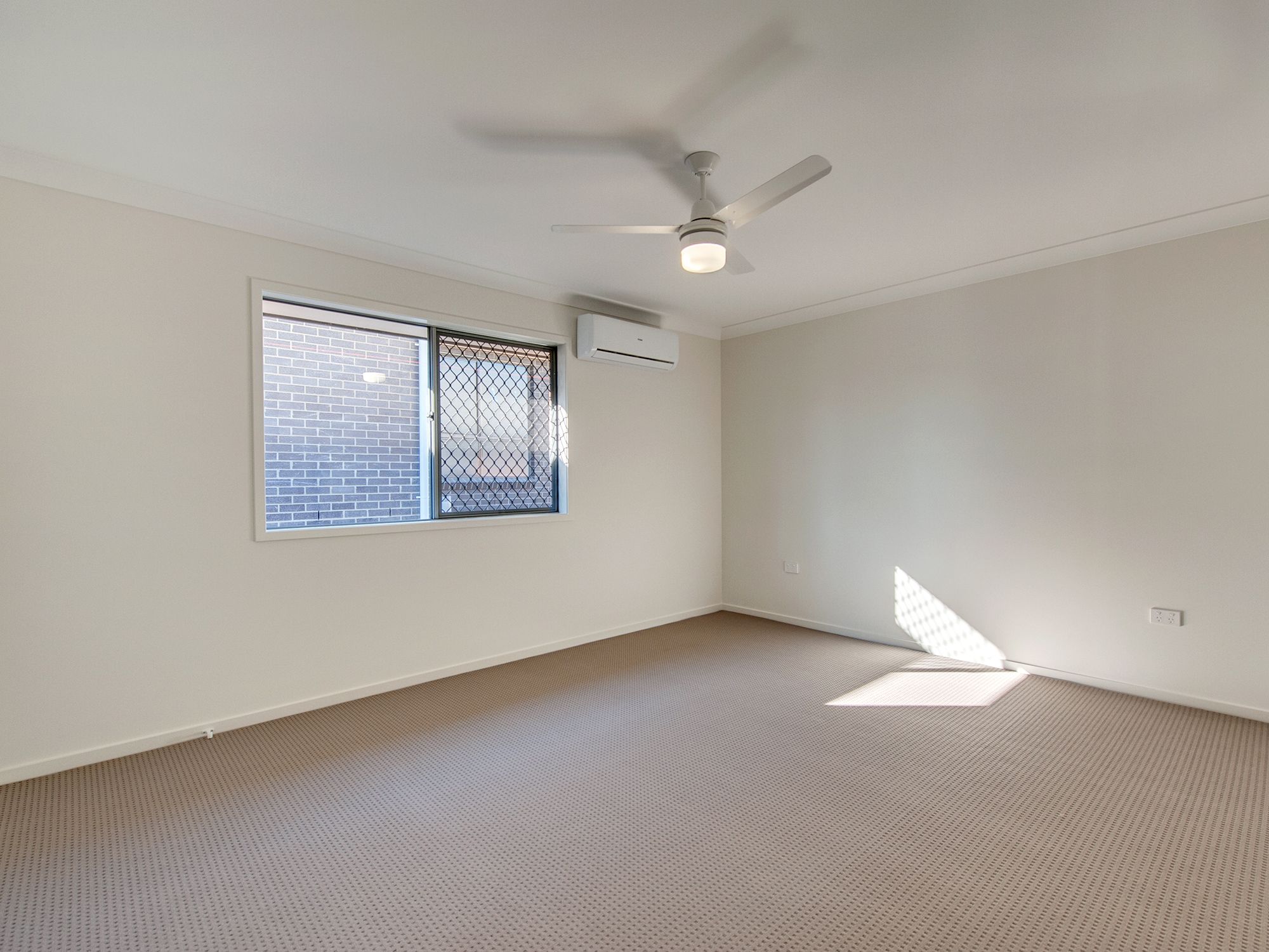 5 Broadaxe Street, SPRING MOUNTAIN, QLD 4300 - Leased House - Ray White ...