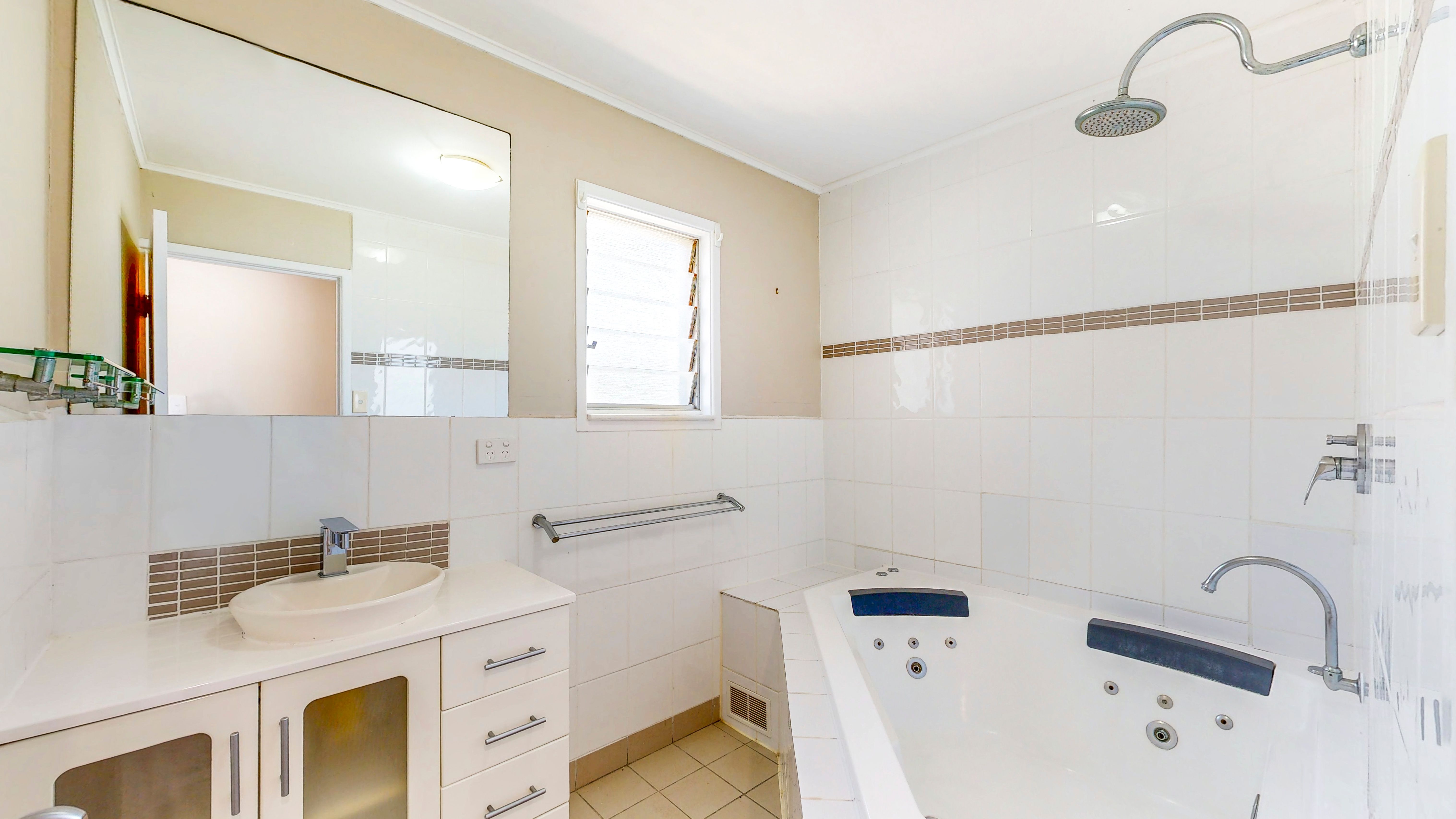 20 Nowland Avenue, Cranbrook, QLD 4814 - Leased House - Ray White ...