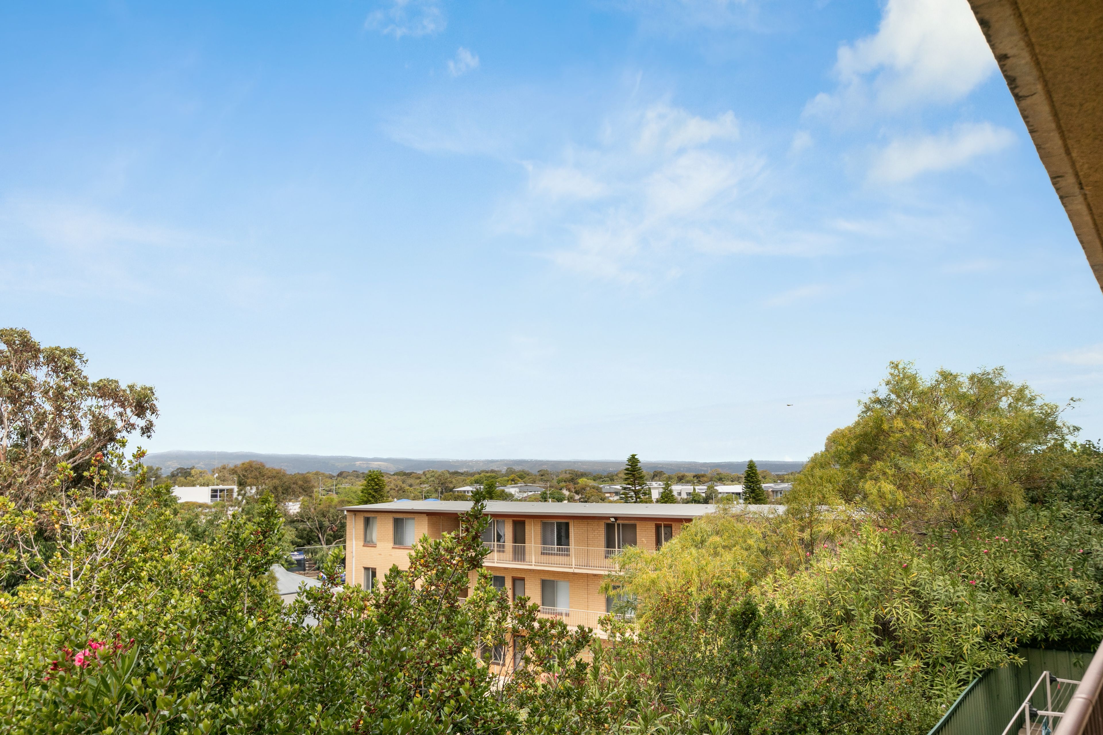 18/180-184 Seaview Road, Henley Beach South, SA 5022 - Sold Unit - Ray ...