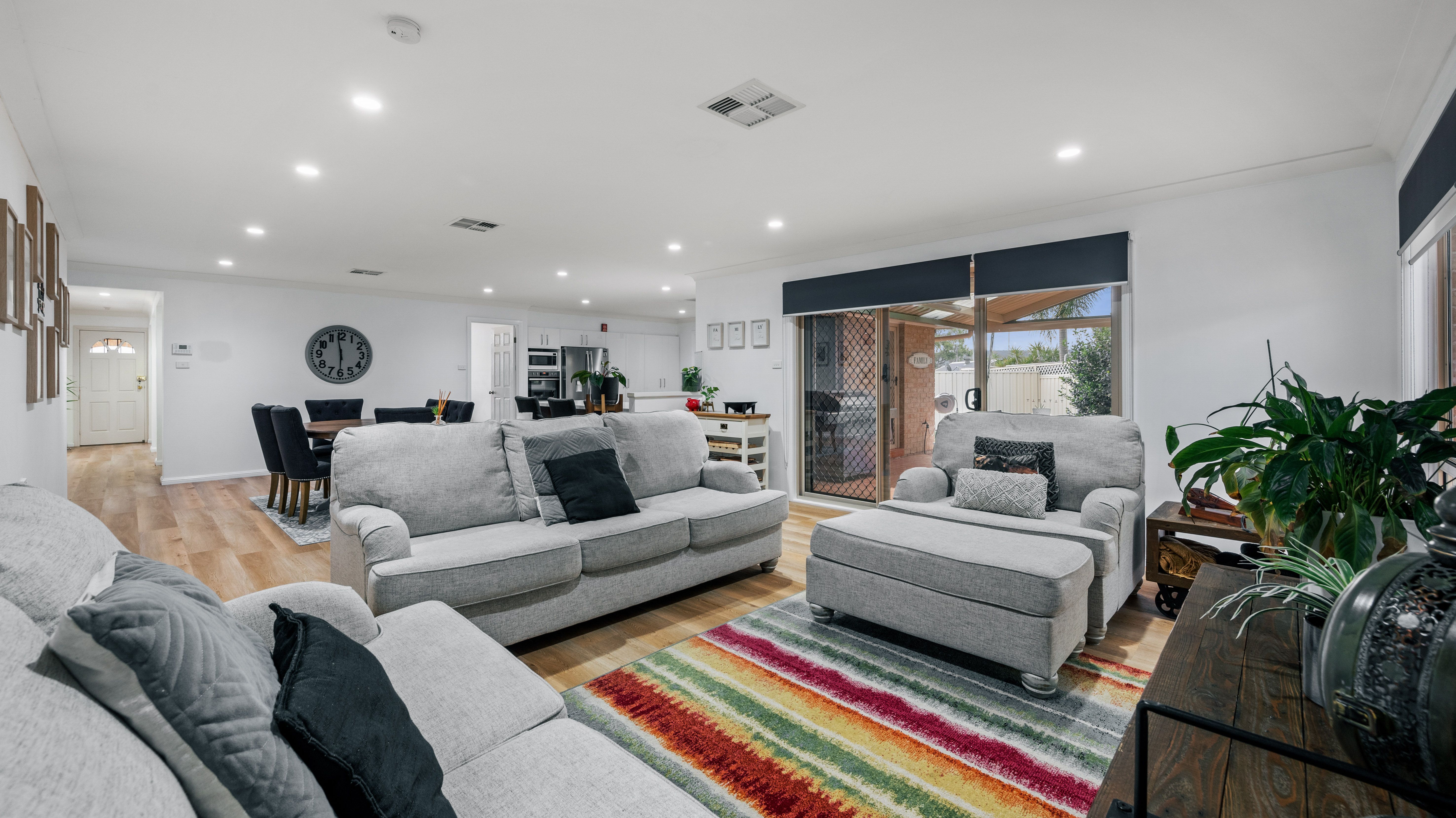 5 Dorrington Place, Glenmore Park, NSW 2745 - Sold House - Ray White ...