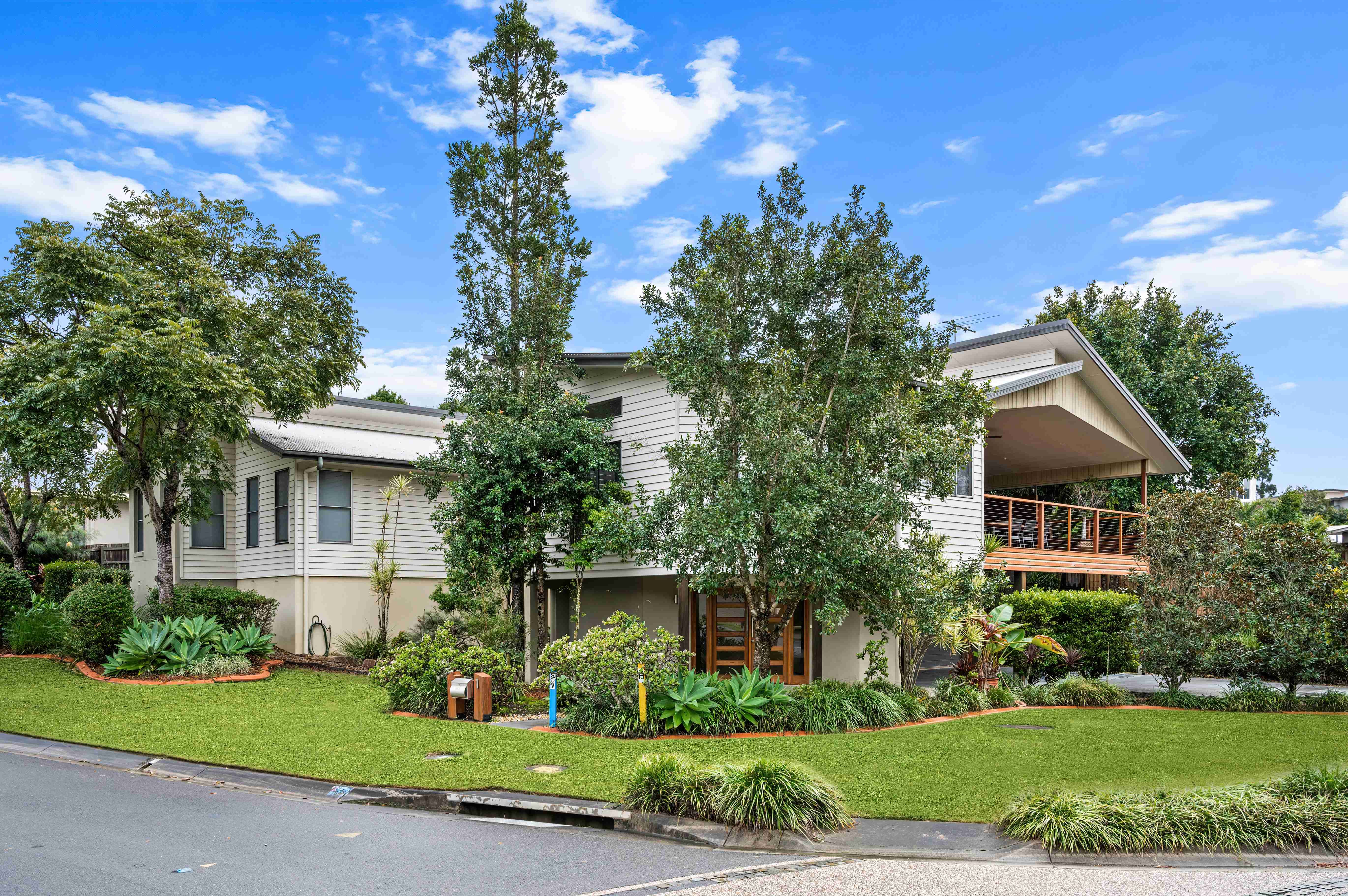 1 Seanna Place, Brookwater, QLD 4300 - Sold House - Ray White Brookwater and Greater Springfield