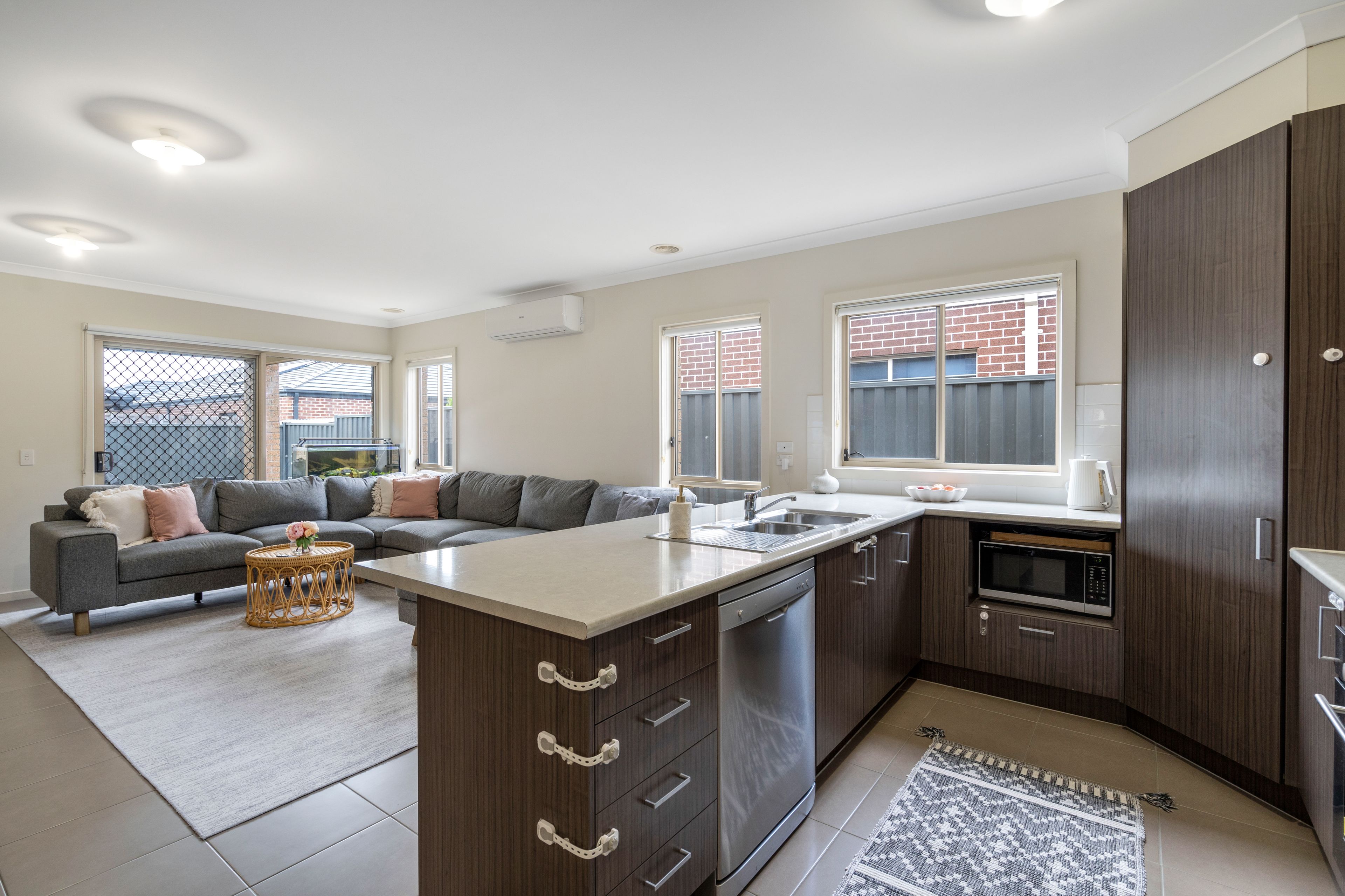 45 Scoria Circuit, Craigieburn, VIC 3064 - Sold House - Ray White ...
