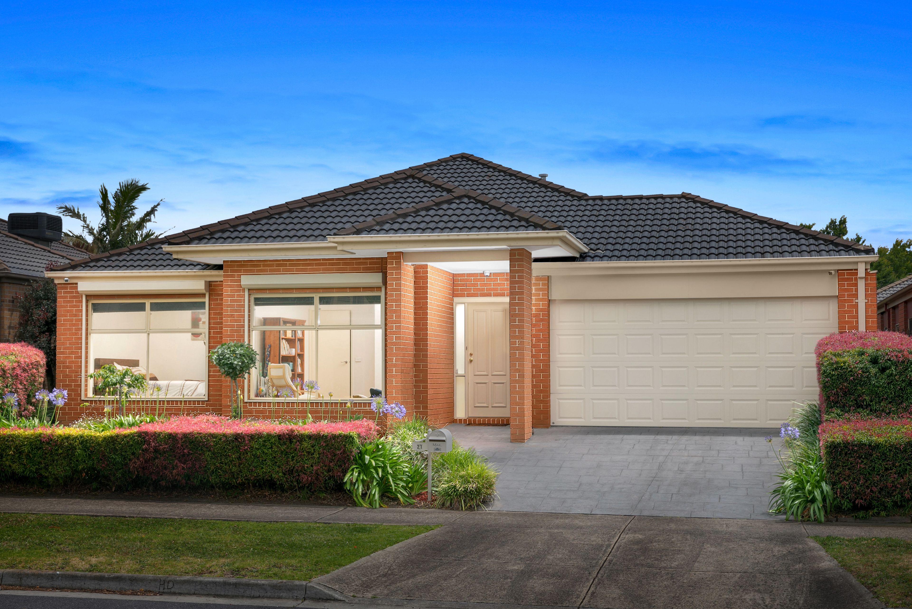 21 Riverdale Boulevard, South Morang, VIC 3752 - Sold House - Ray White ...