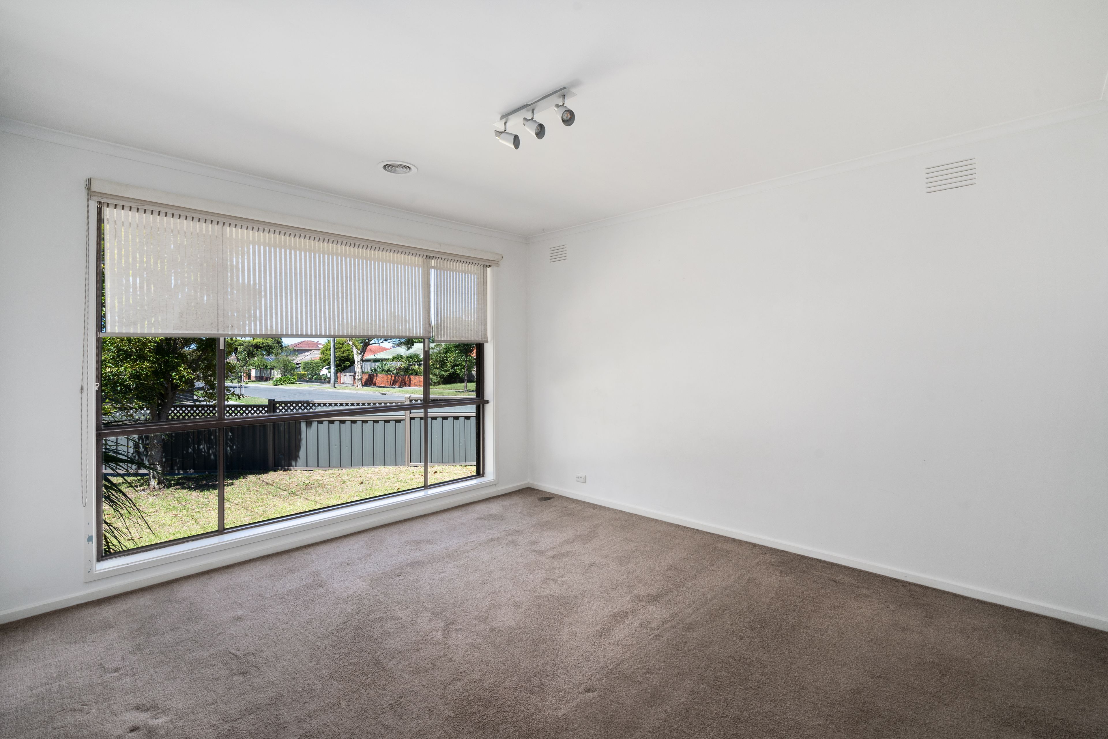 1 Loddon Court, Clayton South, VIC 3169 - Leased House - Ray White The ...