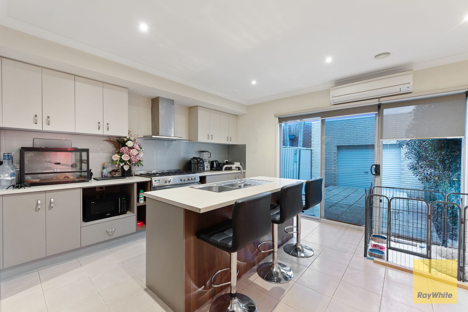 Ray White Point Cook