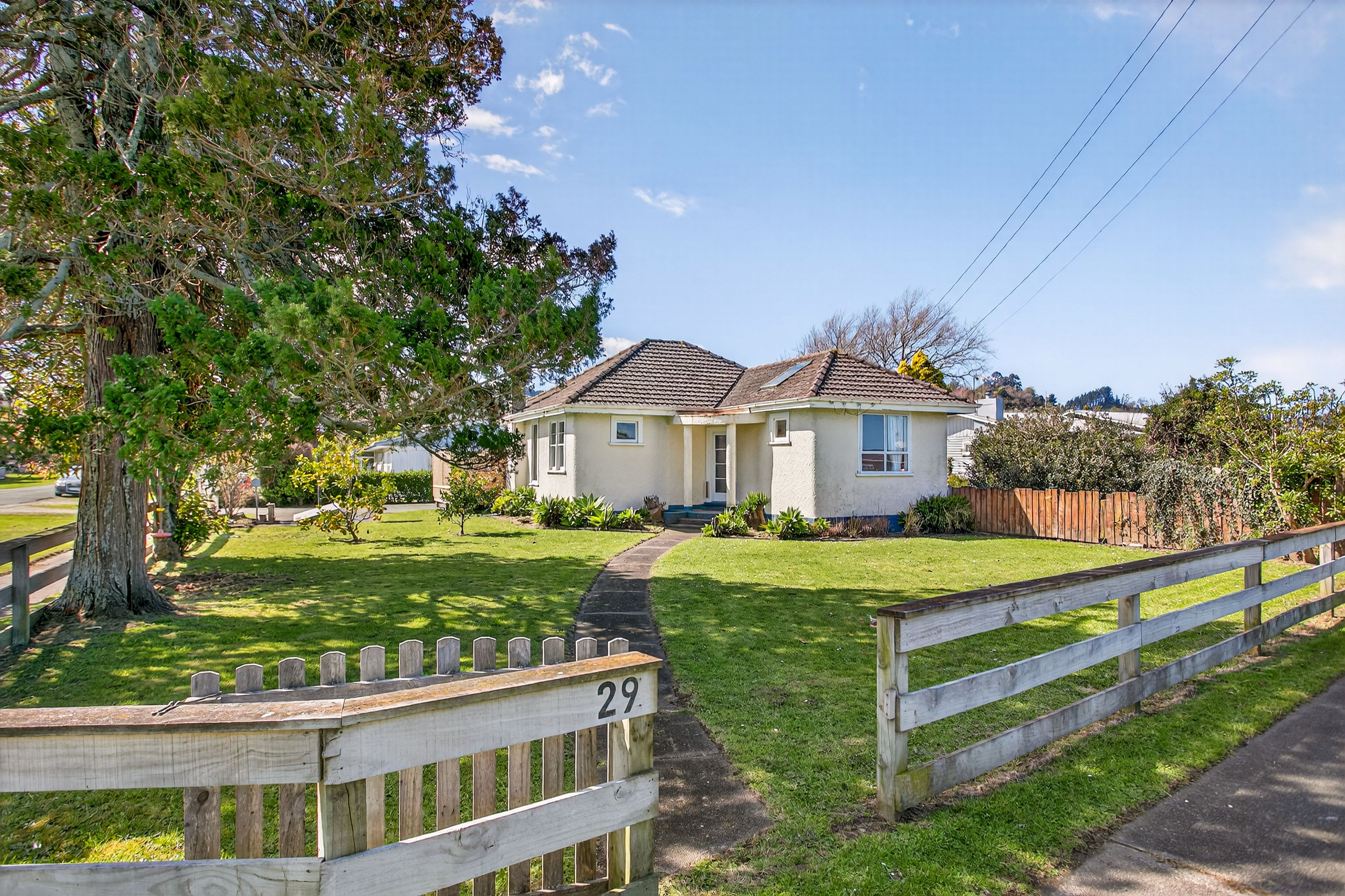 29 Oak Street, Mangapapa, Gisborne District 4010 - Sold House - Ray ...