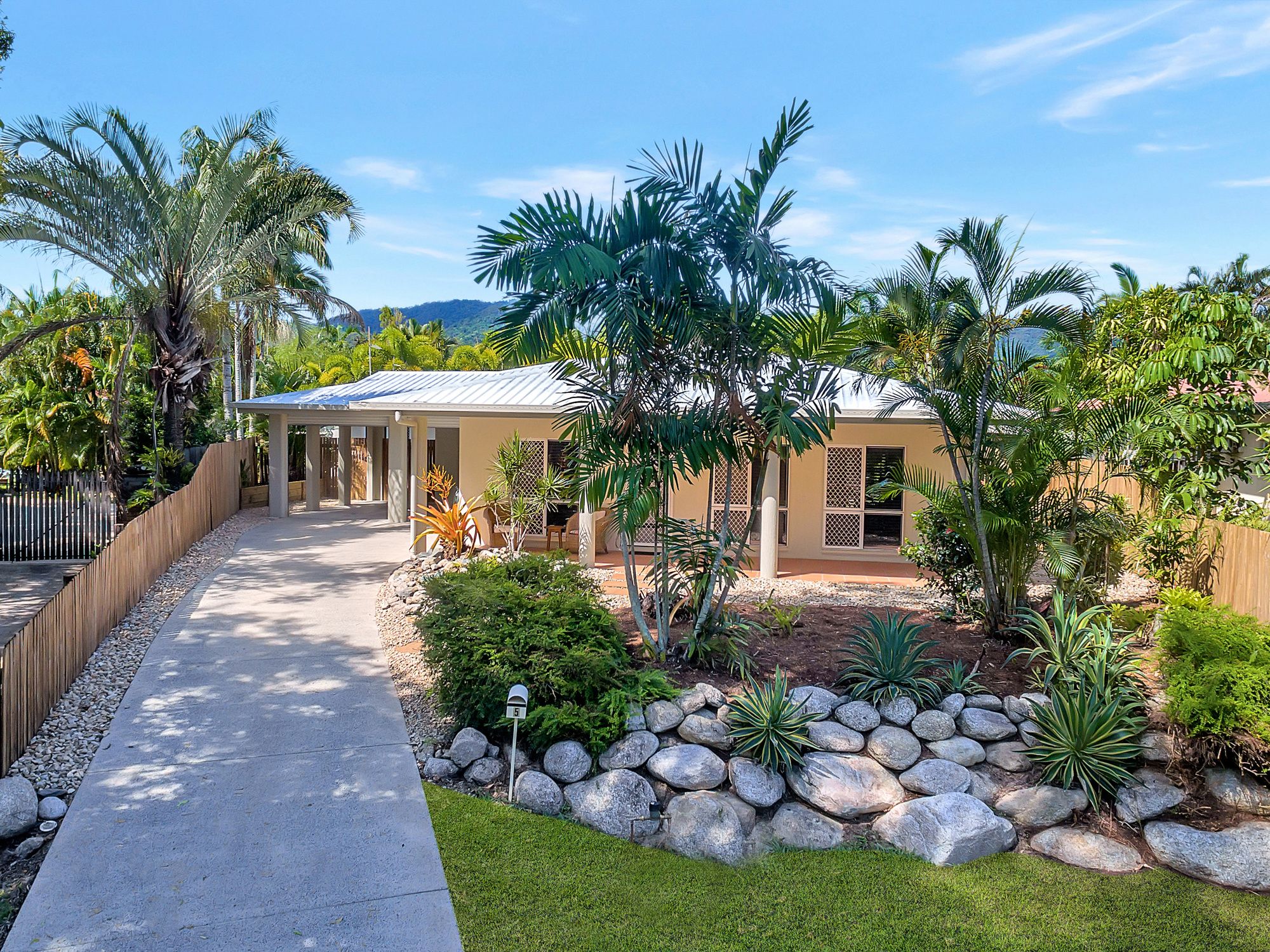 5 Cyprea Close, Trinity Beach, QLD 4879 - Sold House - Ray White Cairns ...
