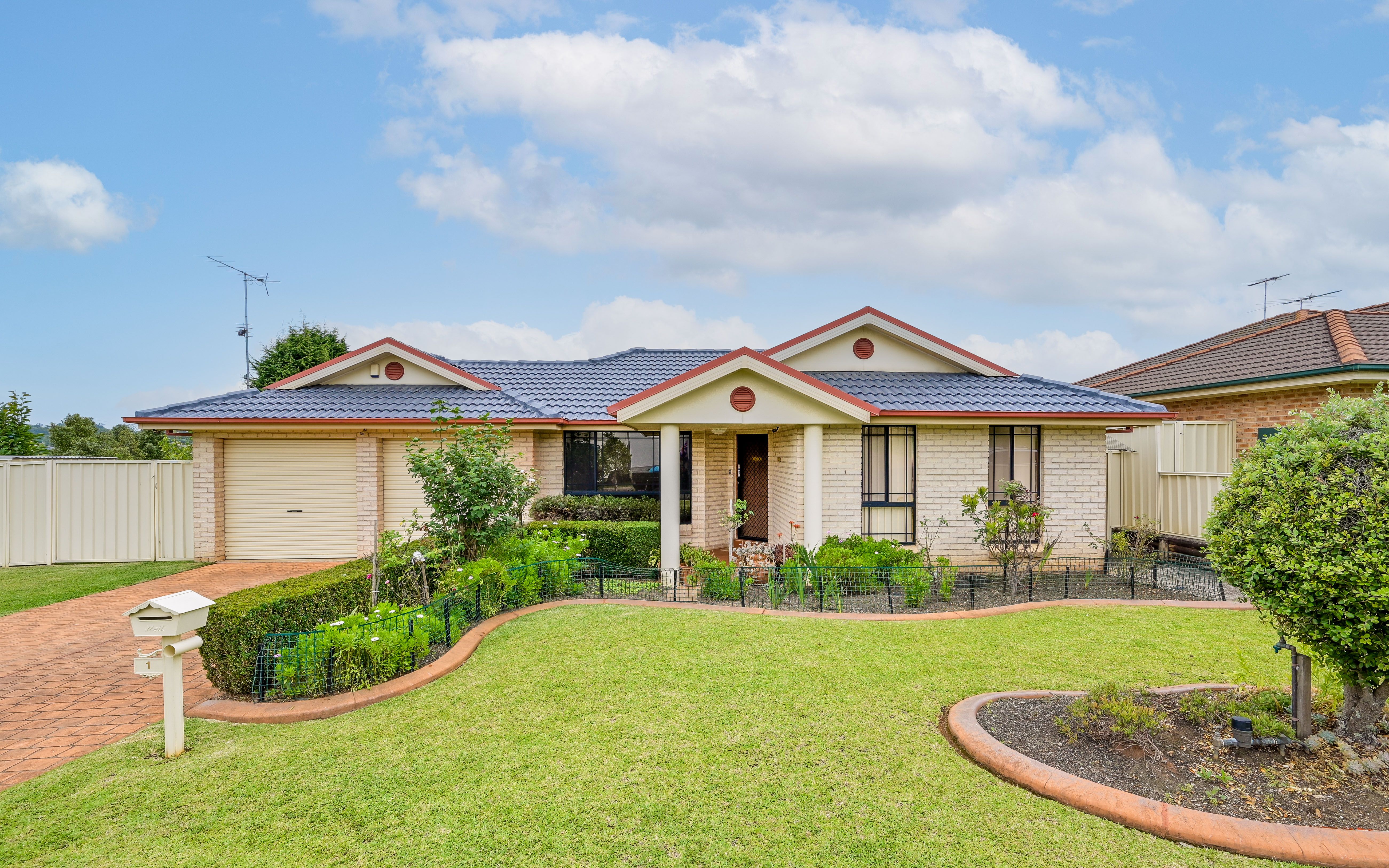 1 Austral Place, St Helens Park, NSW 2560 - Sold House - Ray White ...