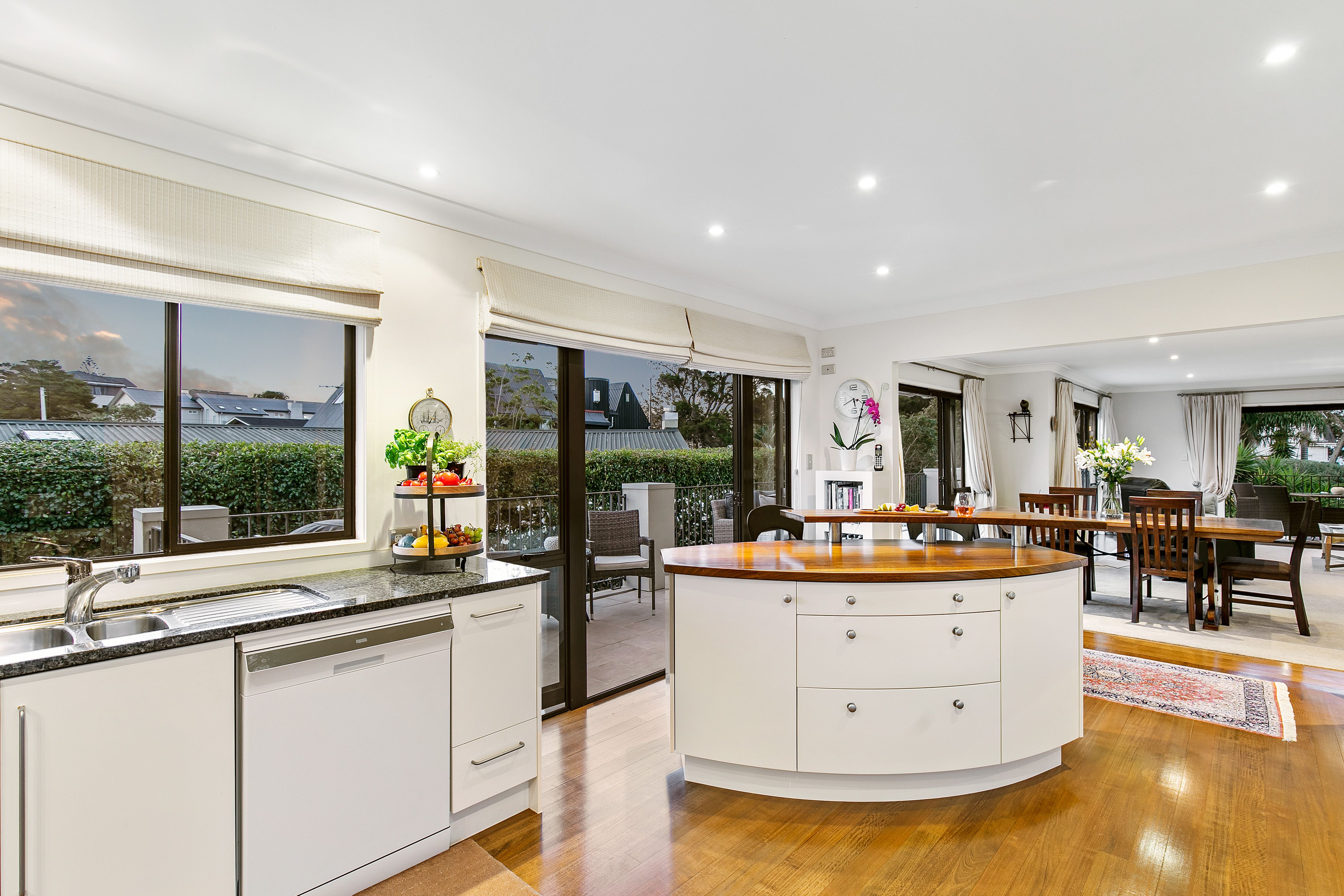 54A Marine Parade, Mellons Bay, Manukau City 2014 - Sold House - Ray ...