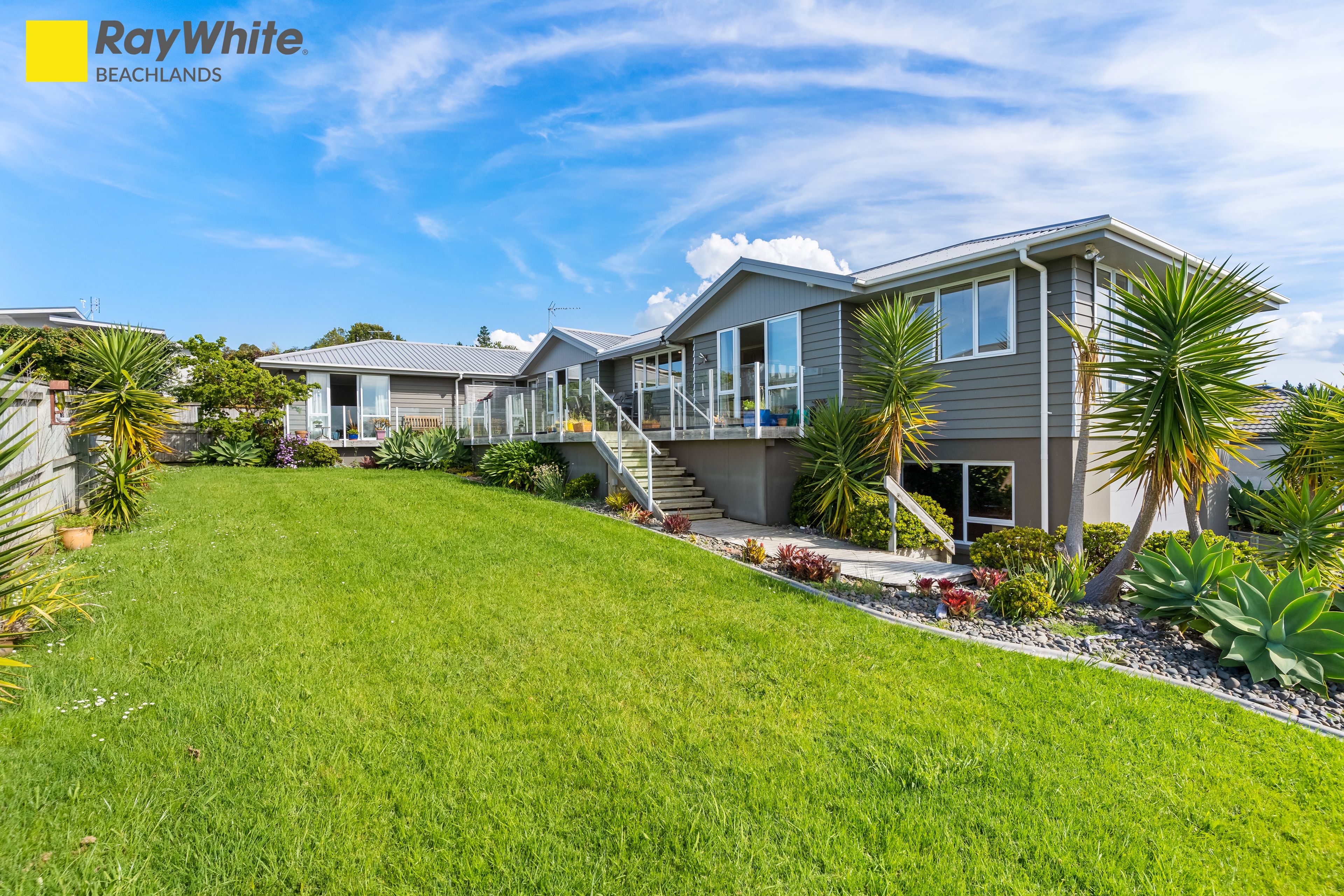 13 Te Puru Drive, Maraetai, Manukau City 2018 - Sold House - Ray White ...