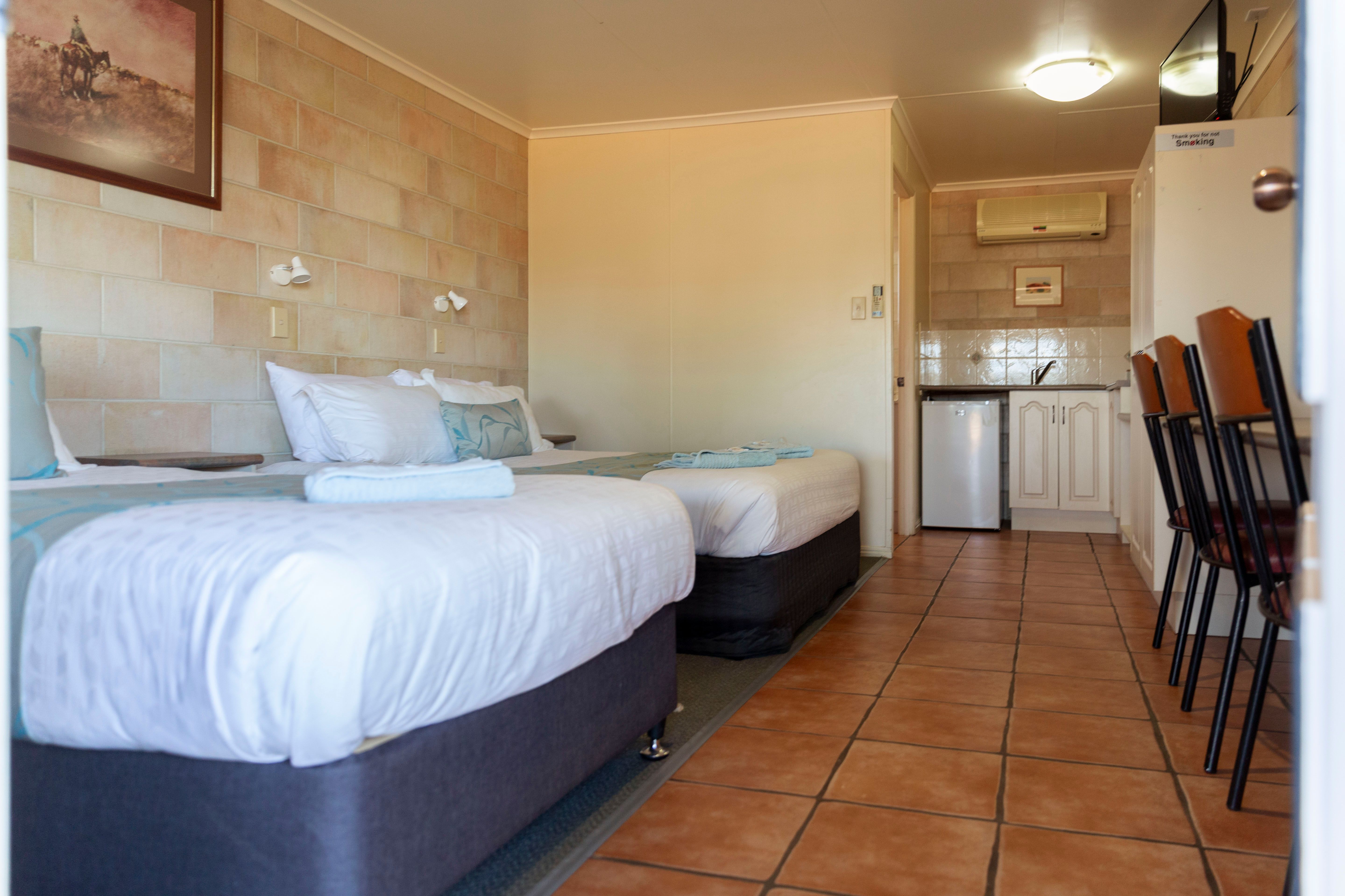 15 Albert Street, Windorah, QLD 4481 - Hotel/Leisure for Sale - Ray ...