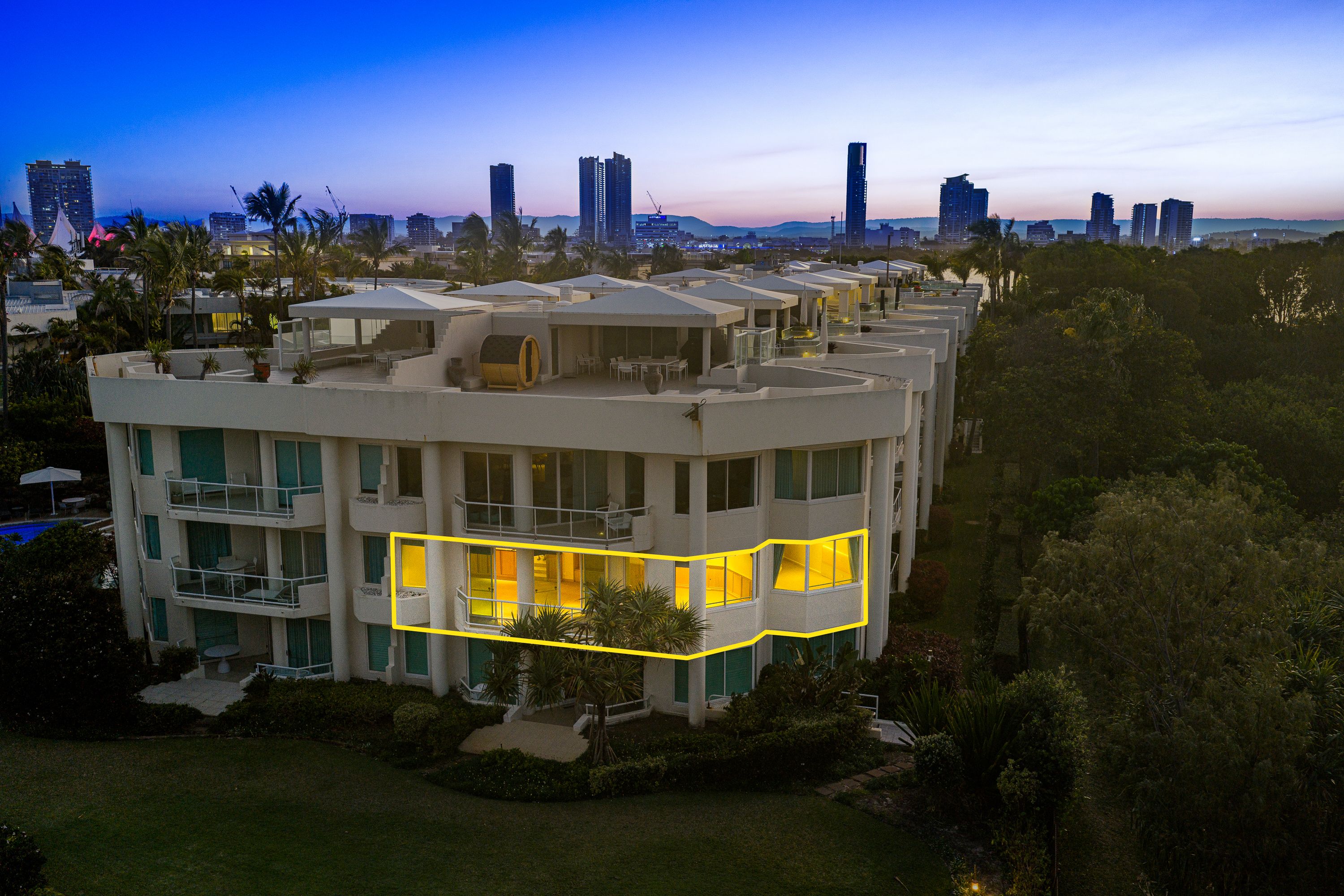 31/135 Seaworld Drive, Main Beach, QLD 4217 - Sold Apartment - Ray ...