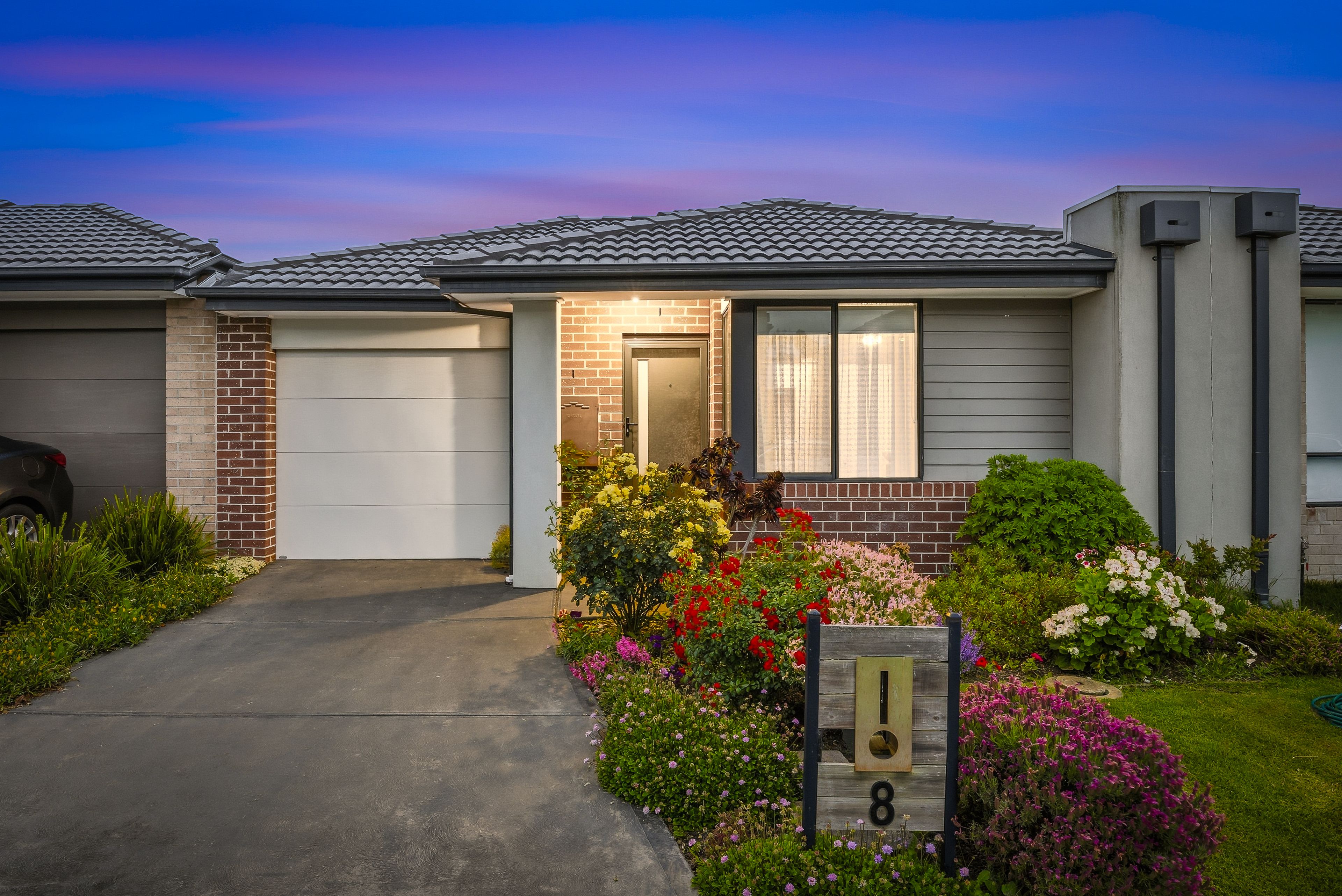 8 Portrait Place, Clyde North, VIC 3978 - Sold House - Ray White Cranbourne