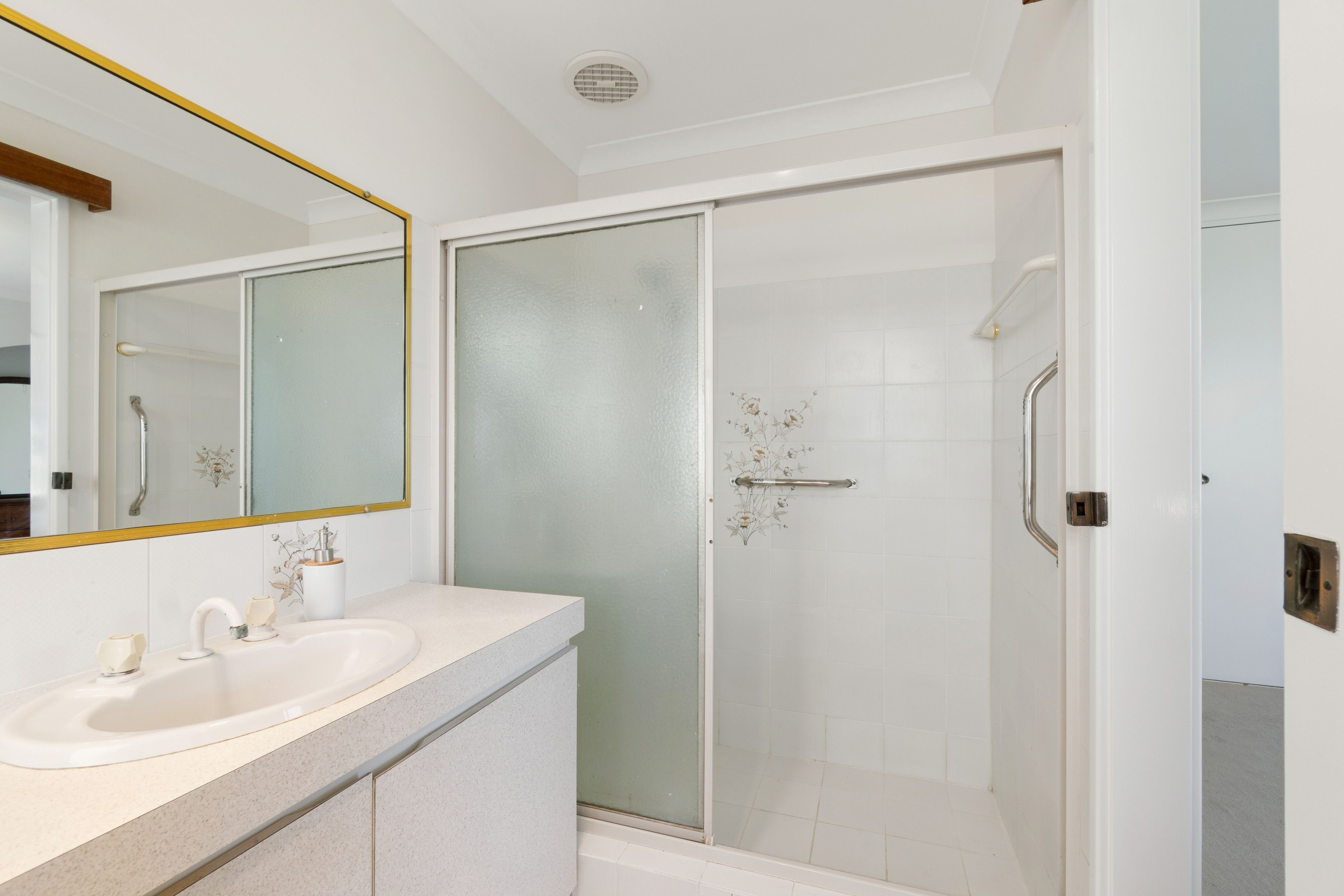 19 Bredhurst Road, Marangaroo, WA 6064 - Sold House - Ray White Canning ...