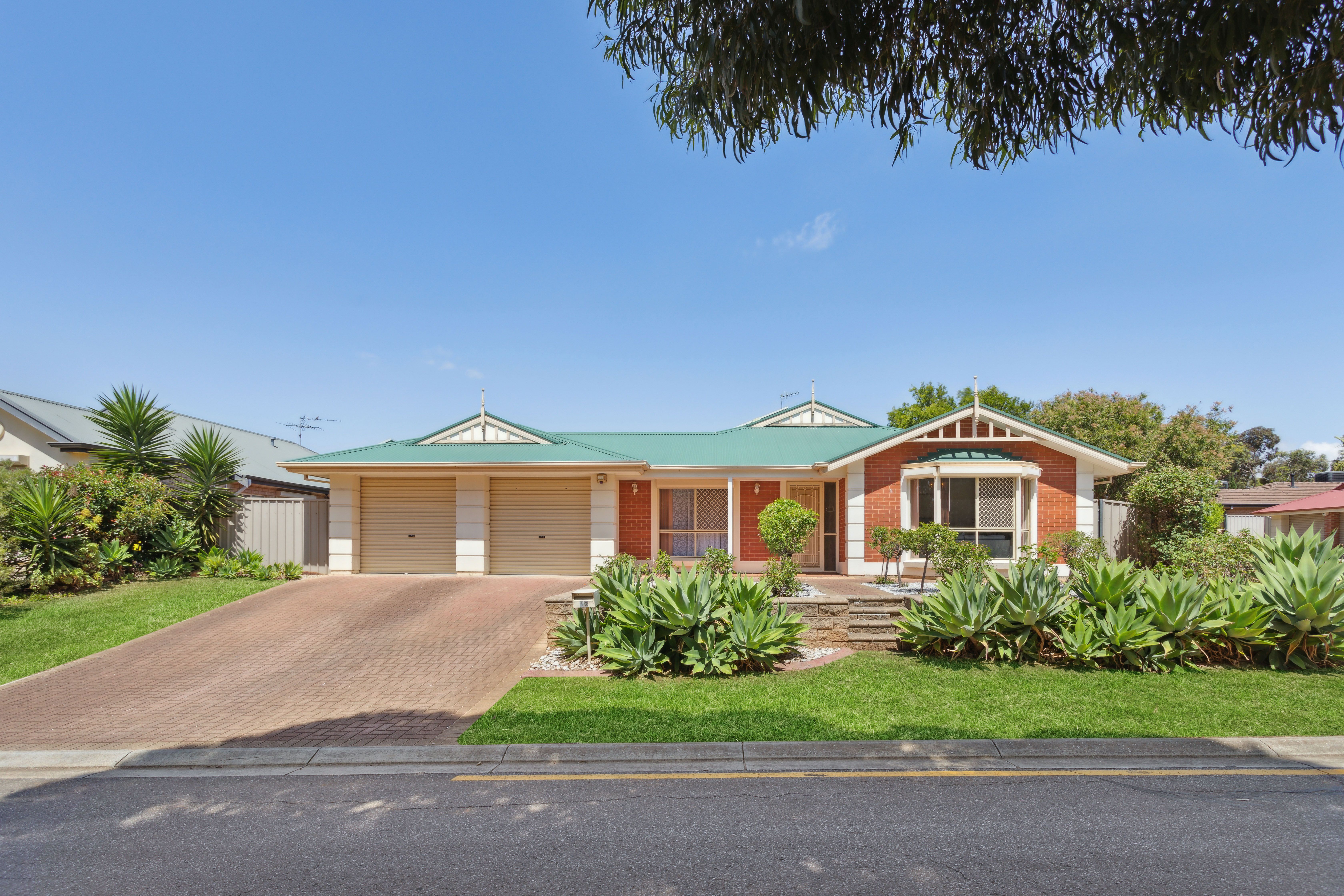 12 Fergusson Bowl, Craigmore, SA 5114 - Sold House - Ray White Port ...