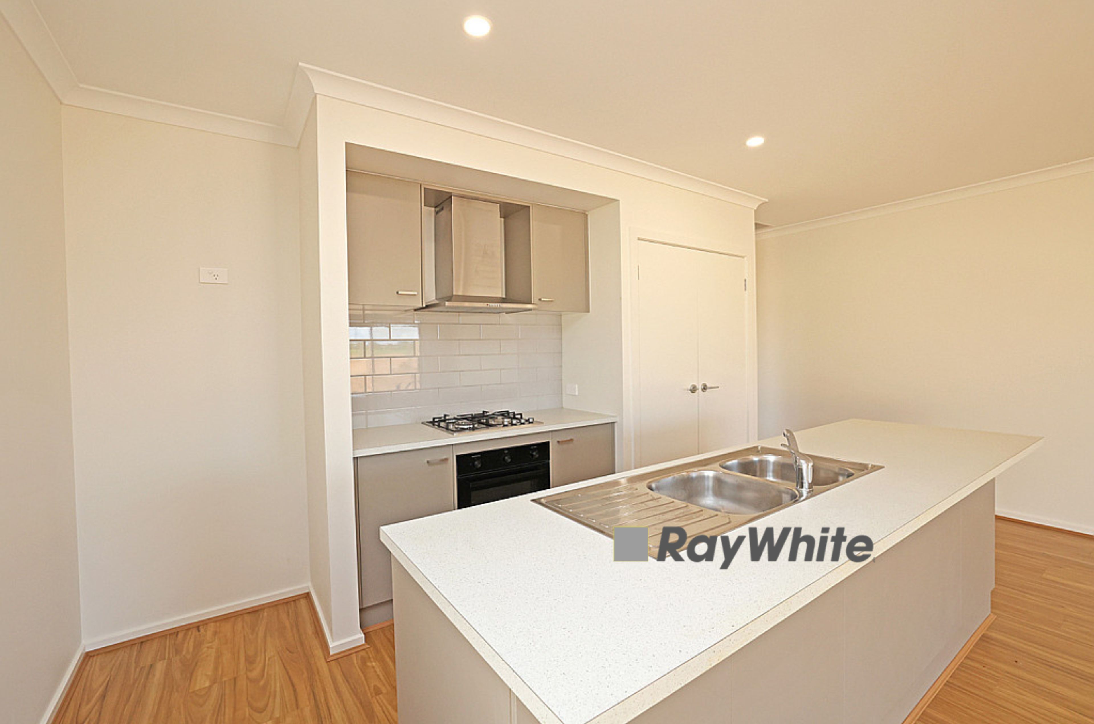 23 Limpidi Drive, Mildura, VIC 3500 - Leased House - Ray White Mildura
