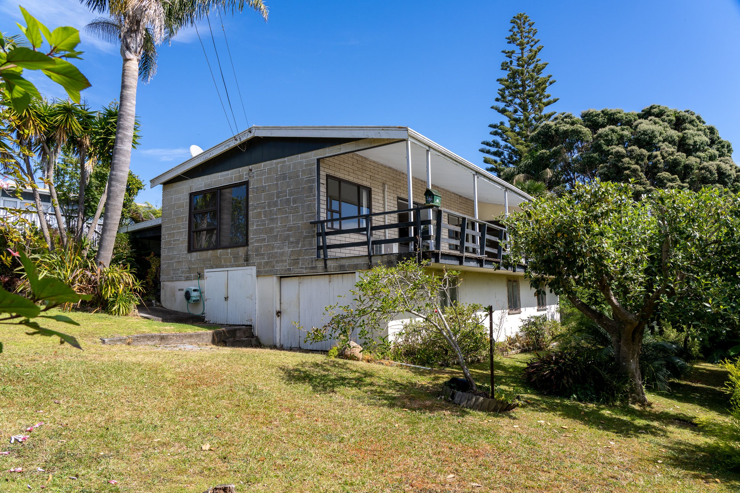69 Government Road, Raglan, Waikato District 3225 - House for Sale ...
