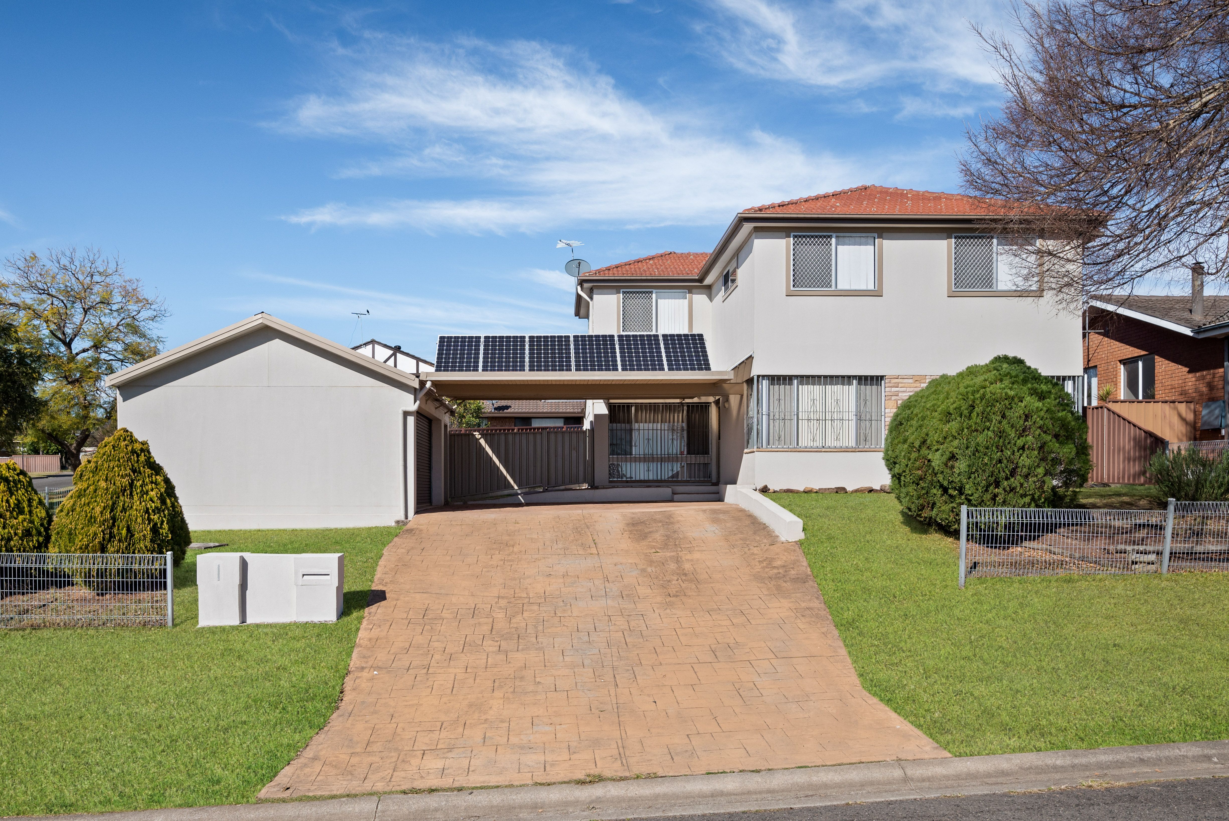 1 Nigel Place, Macquarie Fields, NSW 2564 - Sold House - Ray White ...