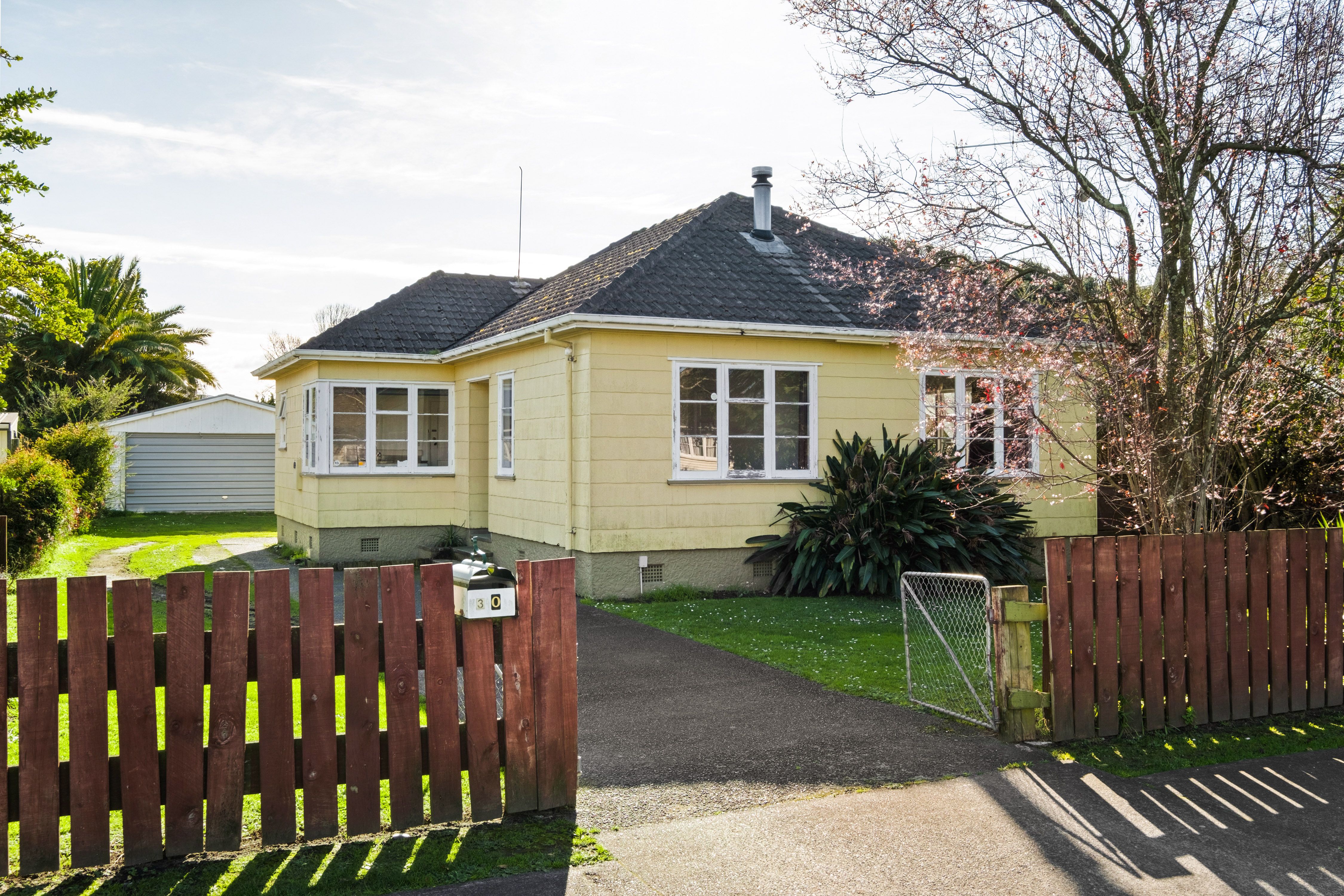 30 Collins Street, Te Hapara, Gisborne District 4010 - Leased House ...