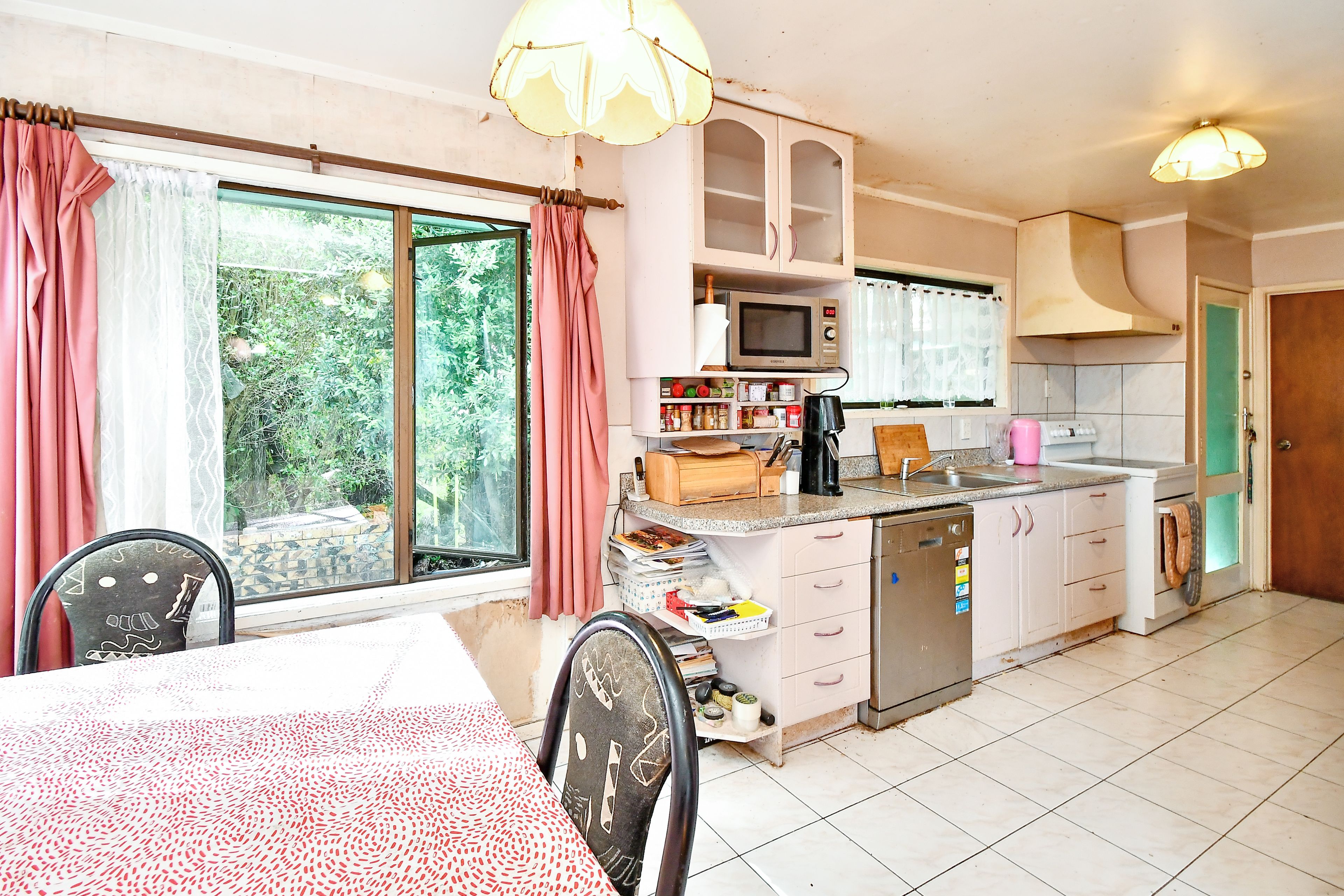 14 Redoubt Road, Goodwood Heights, Manukau City 2105 - Sold House ...