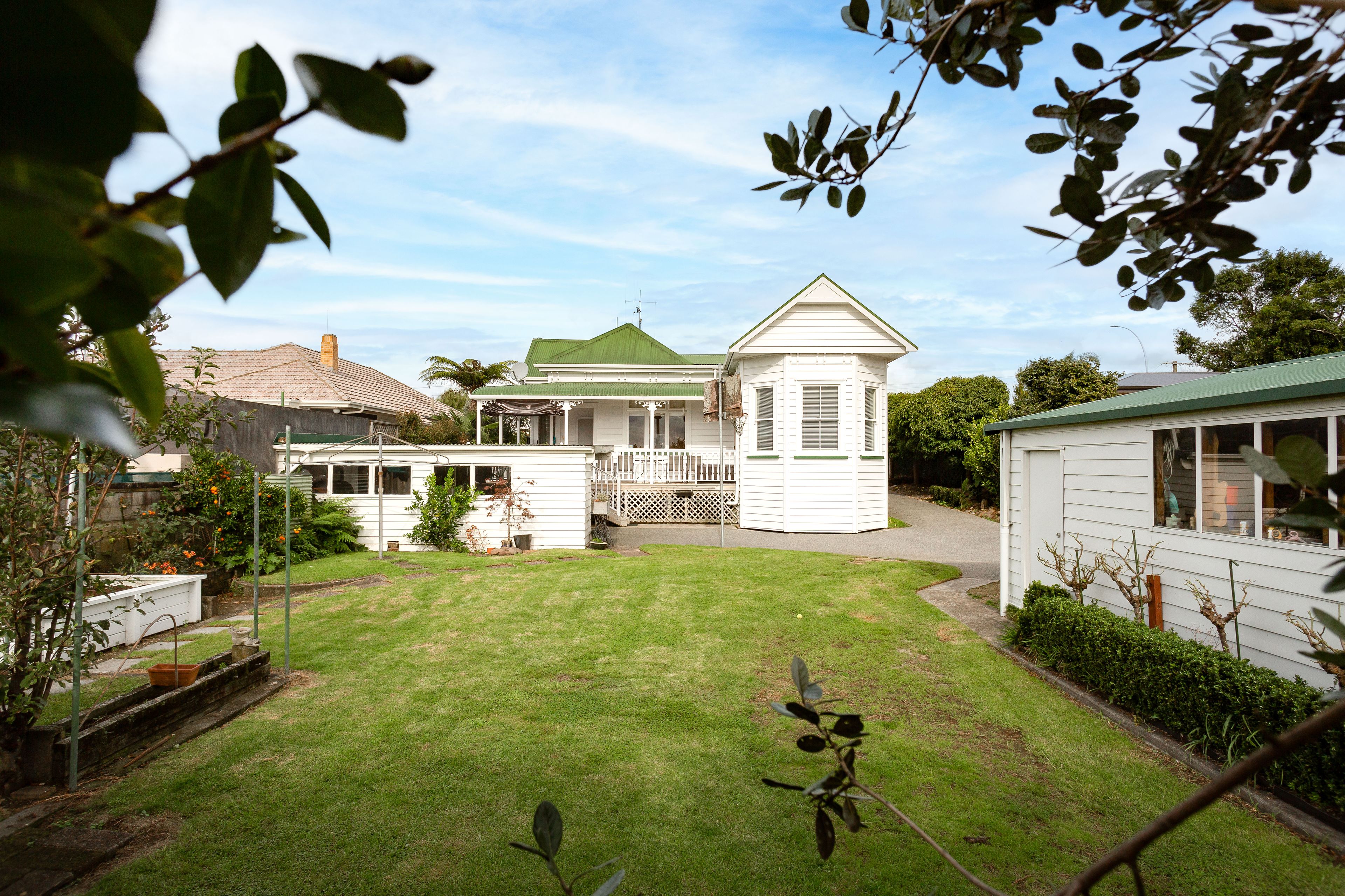 46 Forest Lake Road, Forest Lake, Hamilton City 3200 - Sold House - Ray ...