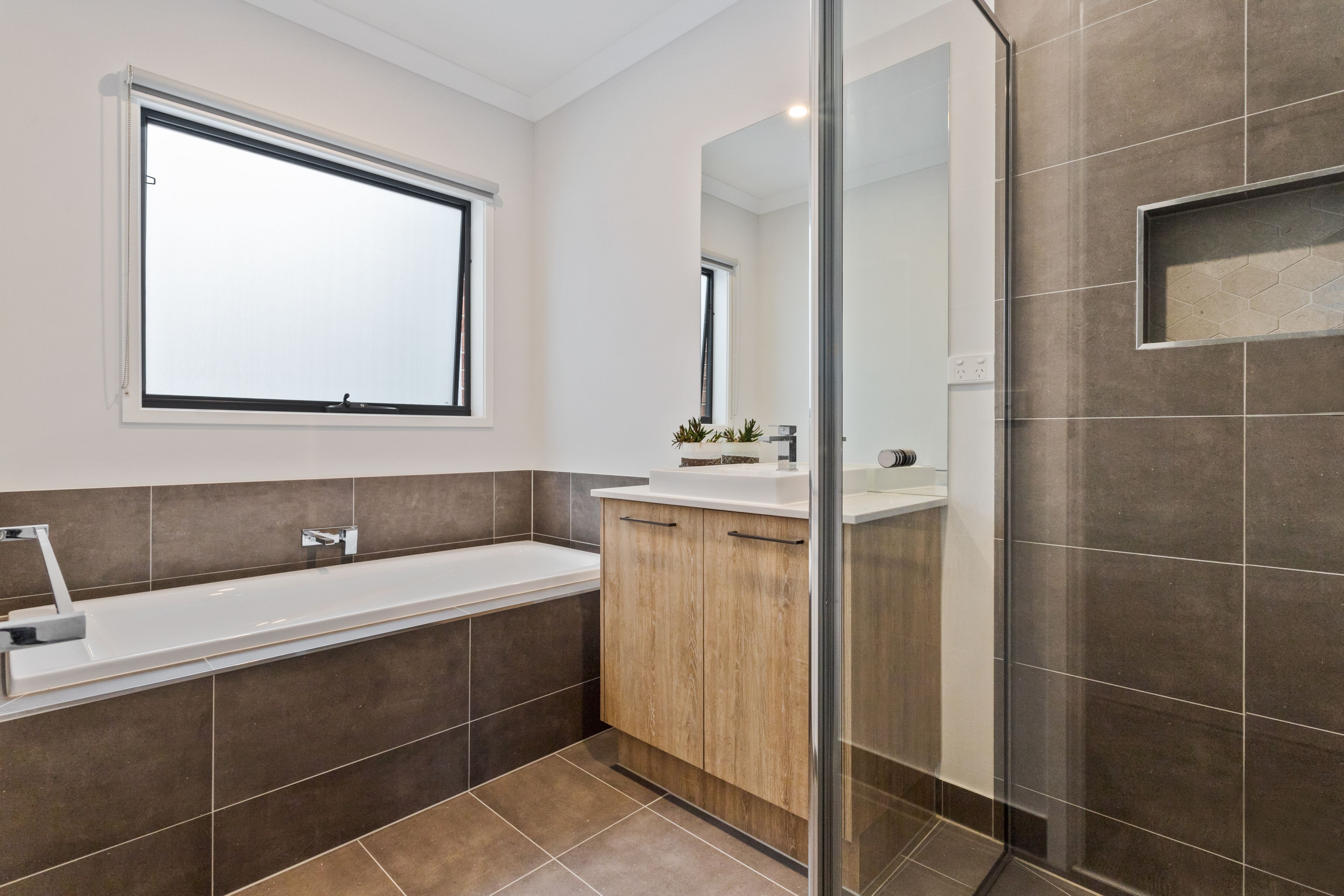 9 Hearthstone Circuit, Clyde North, VIC 3978 - Sold House - Ray White ...