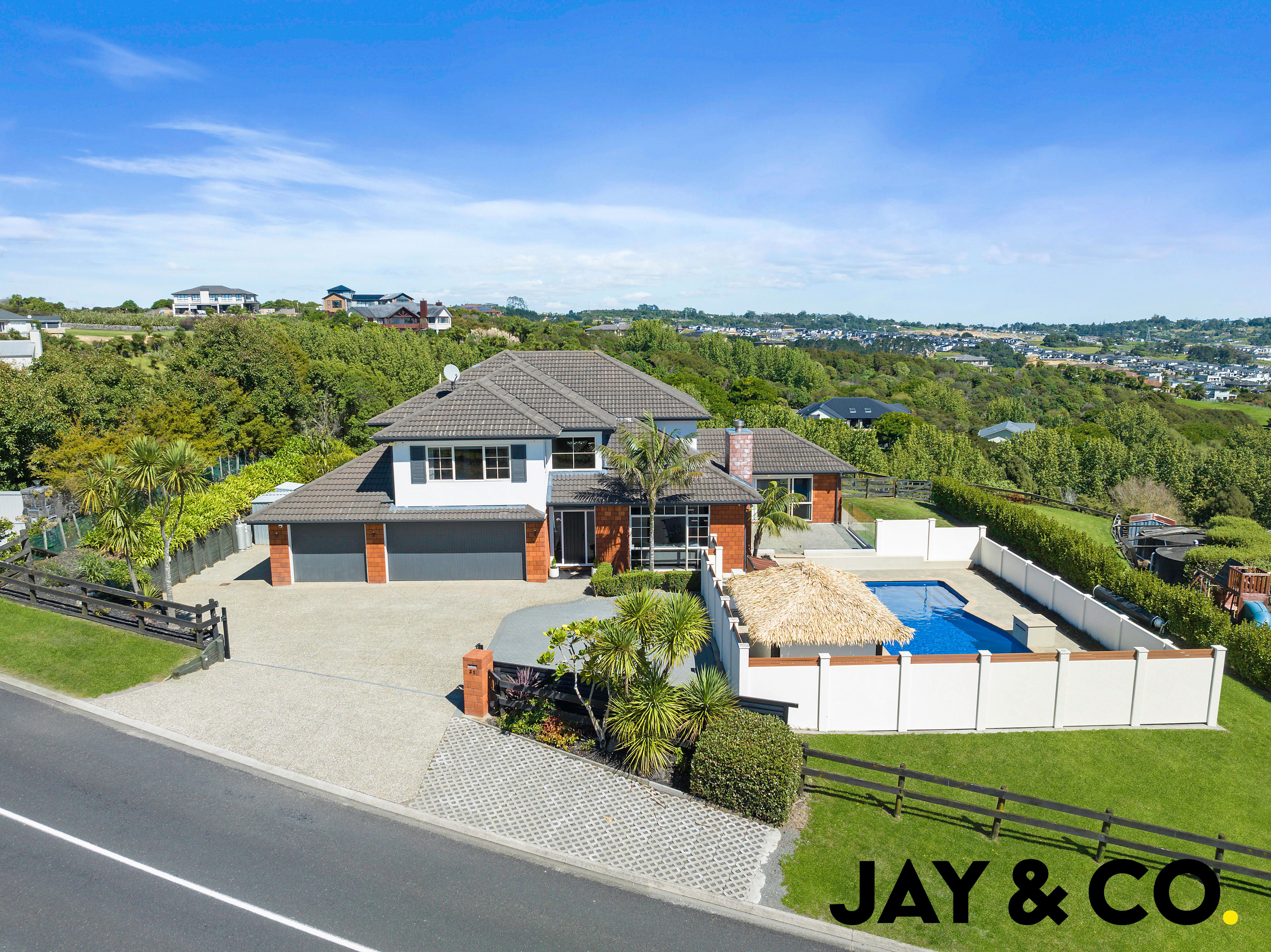 31 Regis Lane, Flat Bush, Manukau City 2023 - Sold House - Real Estate ...