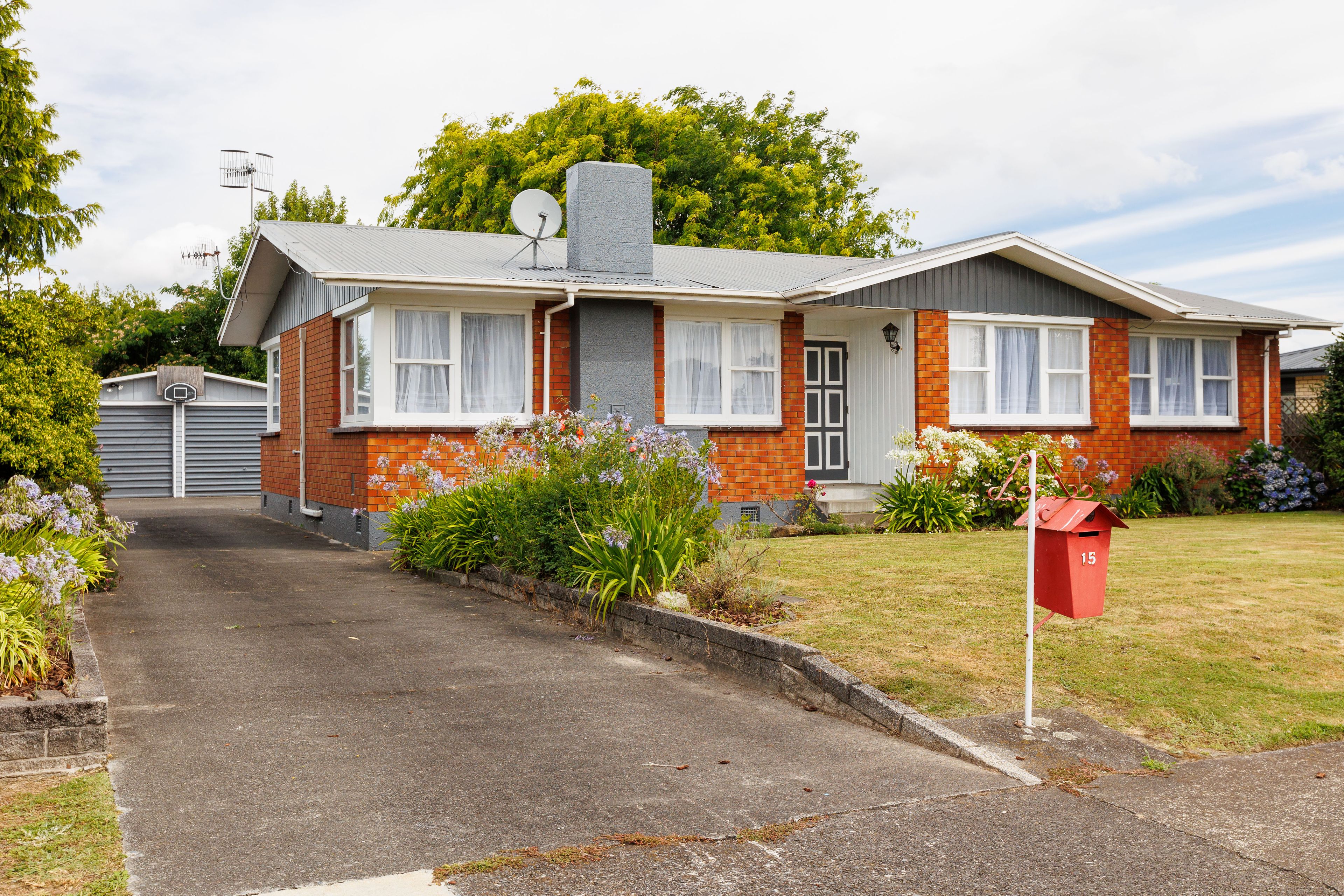15 Freyberg Street, Feilding, Manawatu District 4702 - Leased House ...